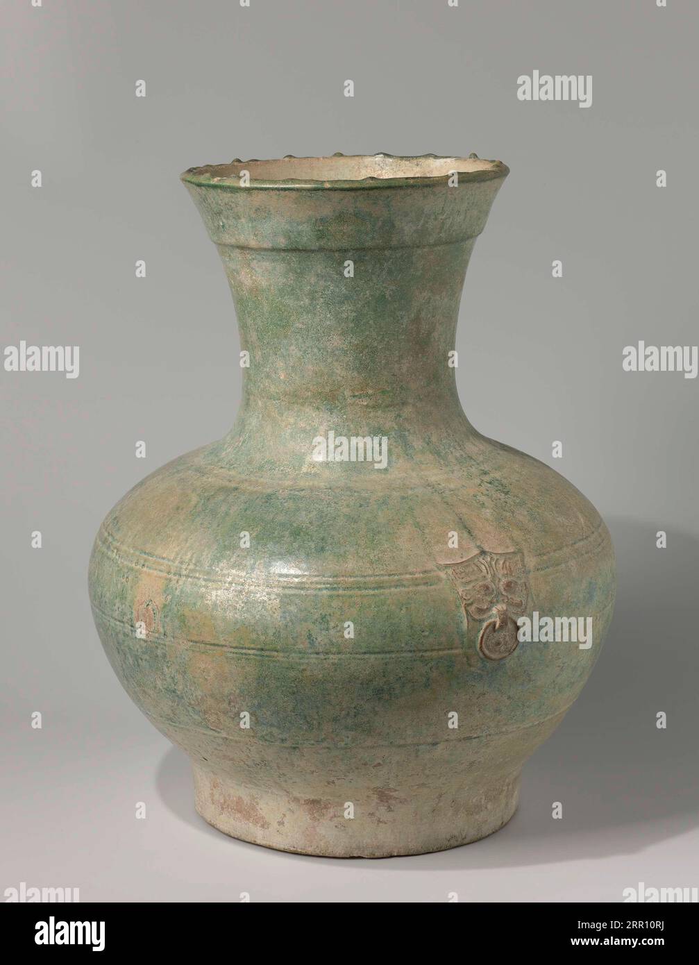 Chinese ceramic vase, 200 BCE, The green glaze was a new invention ...