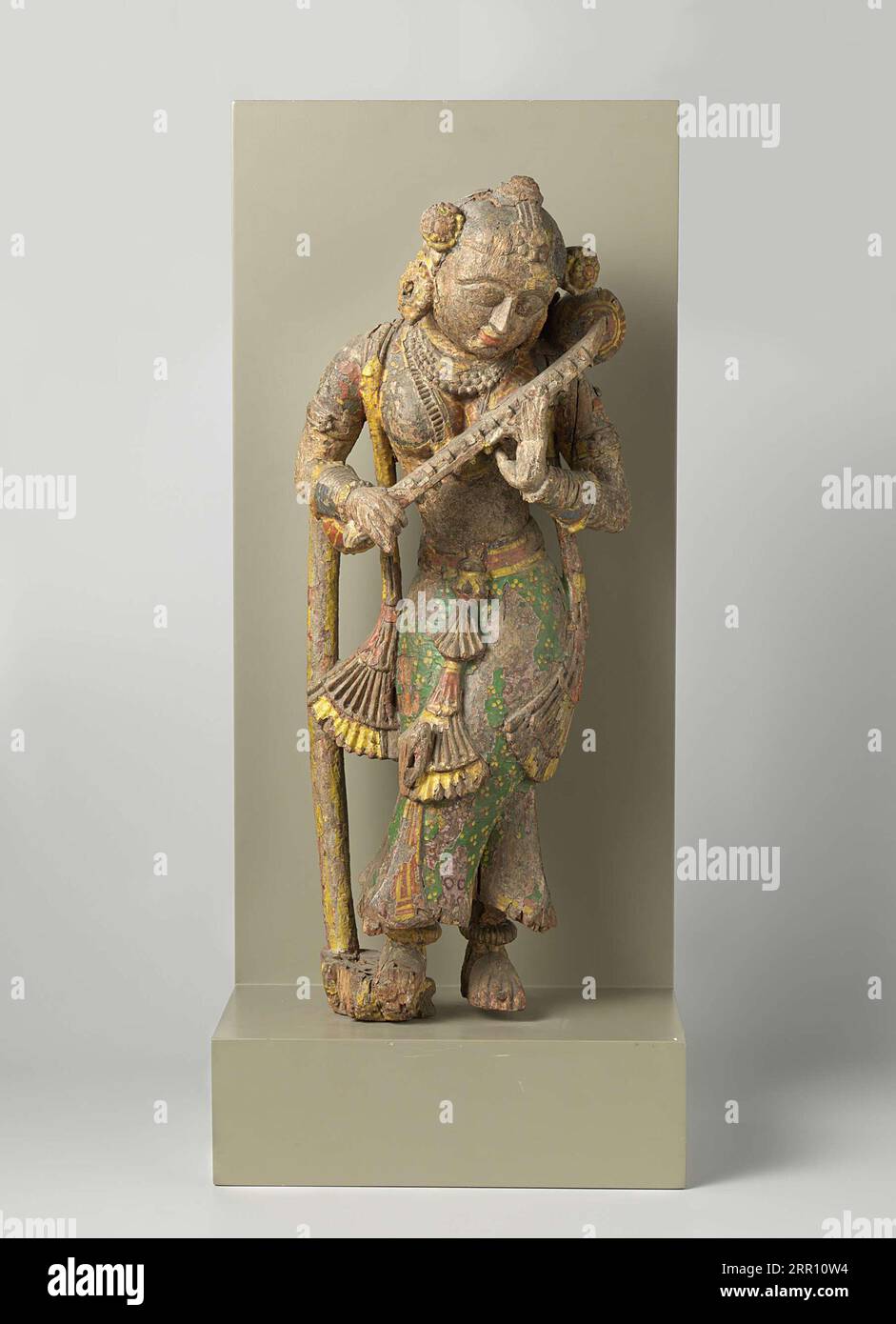 Indian Art, Indian Craft, handicraft Statue of a woman playing the vina ...