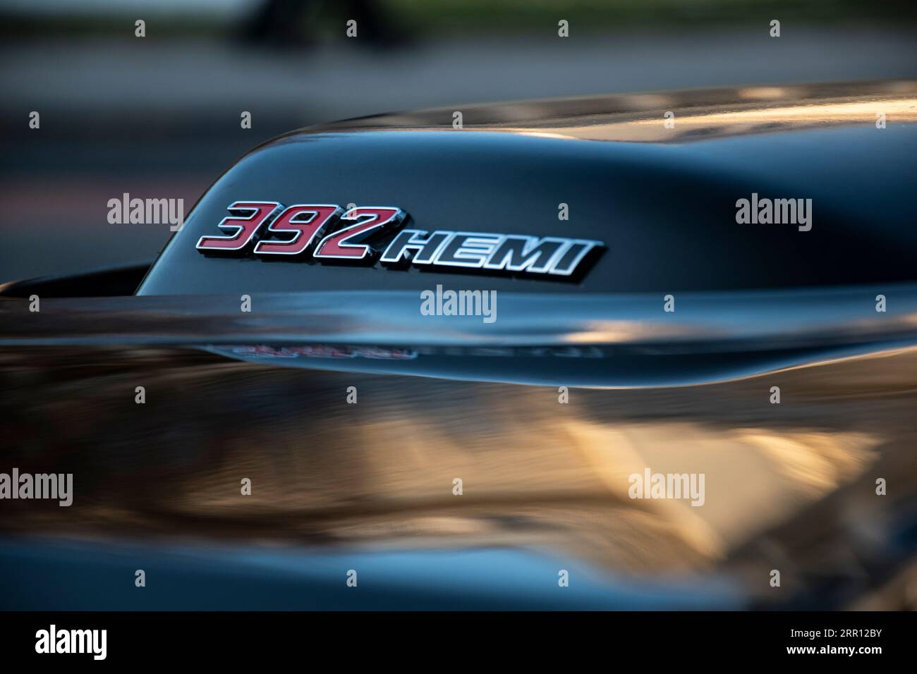 392 hemi engine hi-res stock photography and images - Alamy