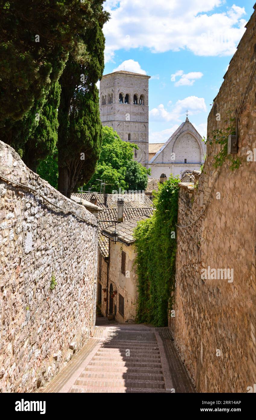Assisi, Umbria (Italy) - The awesome medieval stone town in Umbria ...