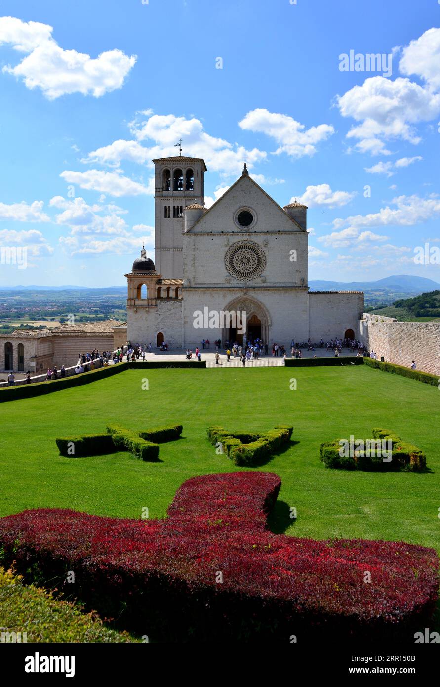 Assisi, Umbria (Italy) - The awesome medieval stone town in Umbria ...