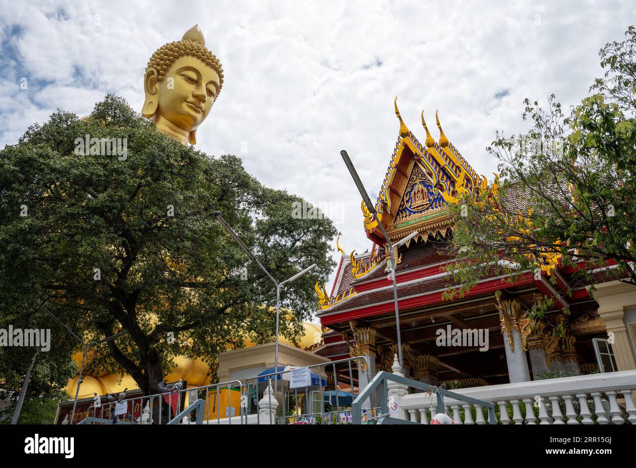 The Big Buddha of the Thai Temple Wat Paknam Bhasicharoen in Bangkok ...