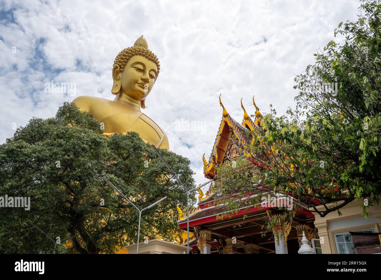 The Big Buddha of the Thai Temple Wat Paknam Bhasicharoen in Bangkok ...
