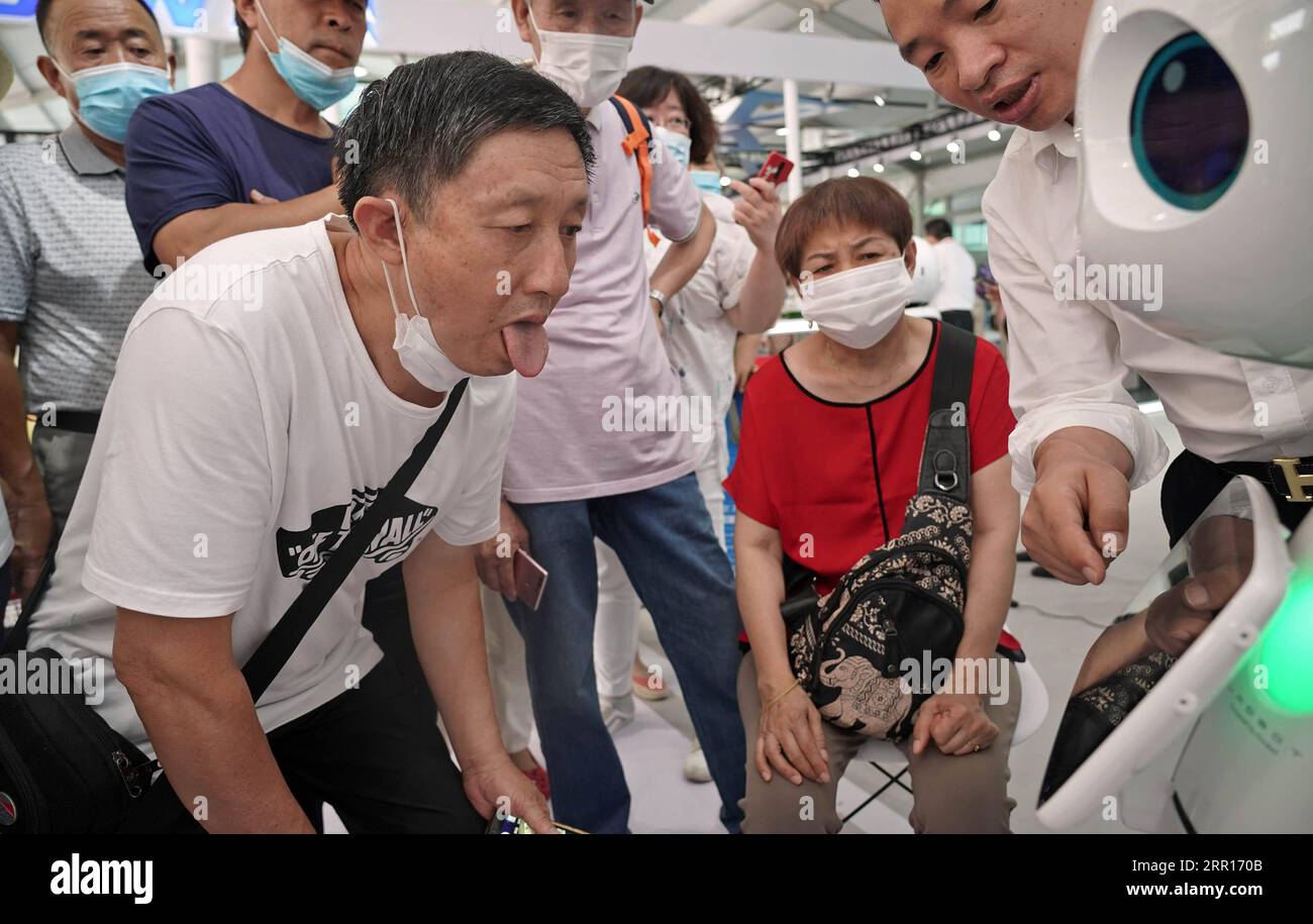 Cn ai hi-res stock photography and images - Alamy