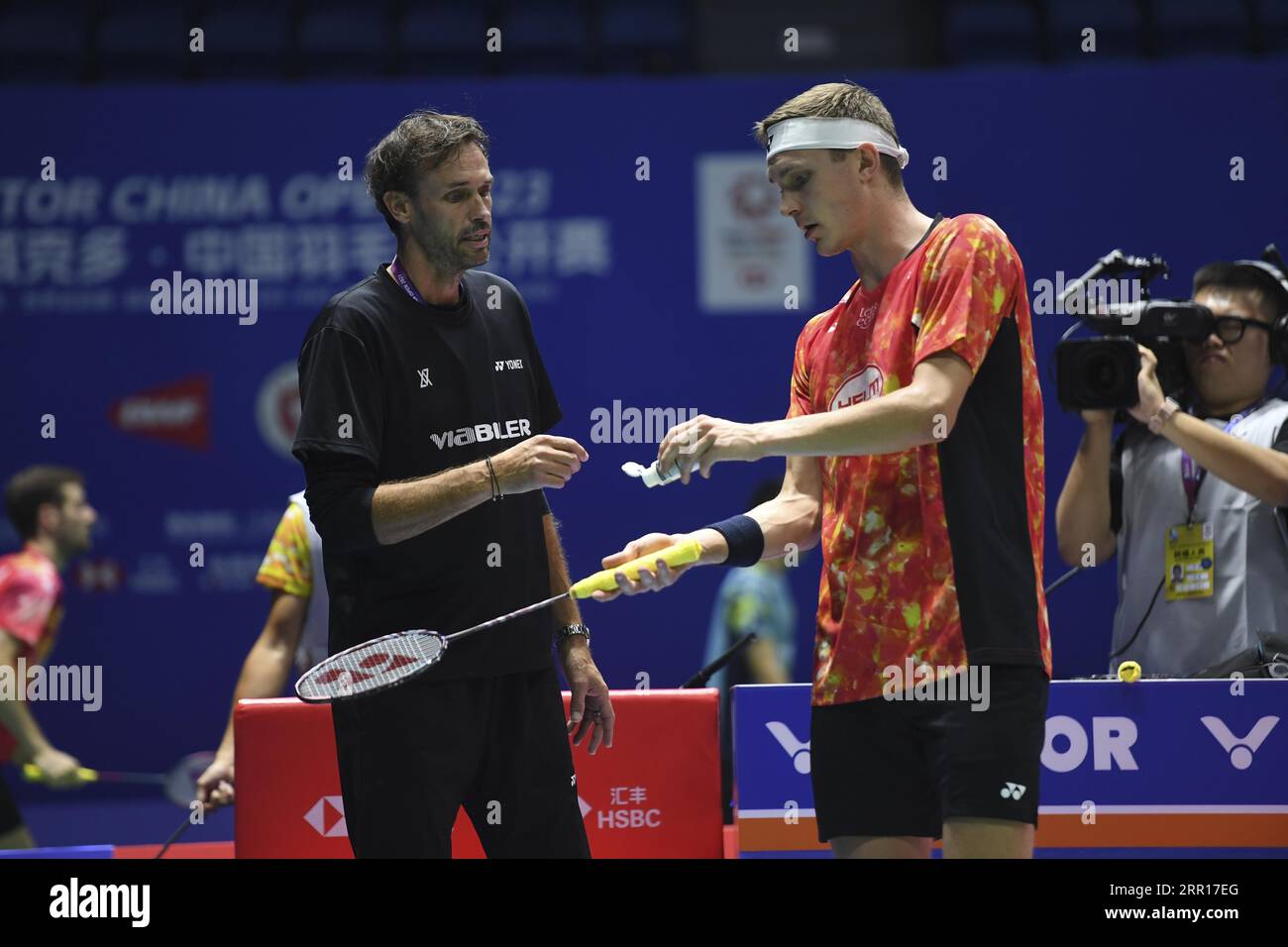 Danish badminton player Viktor Axelsen defeats Indonesian professional ...