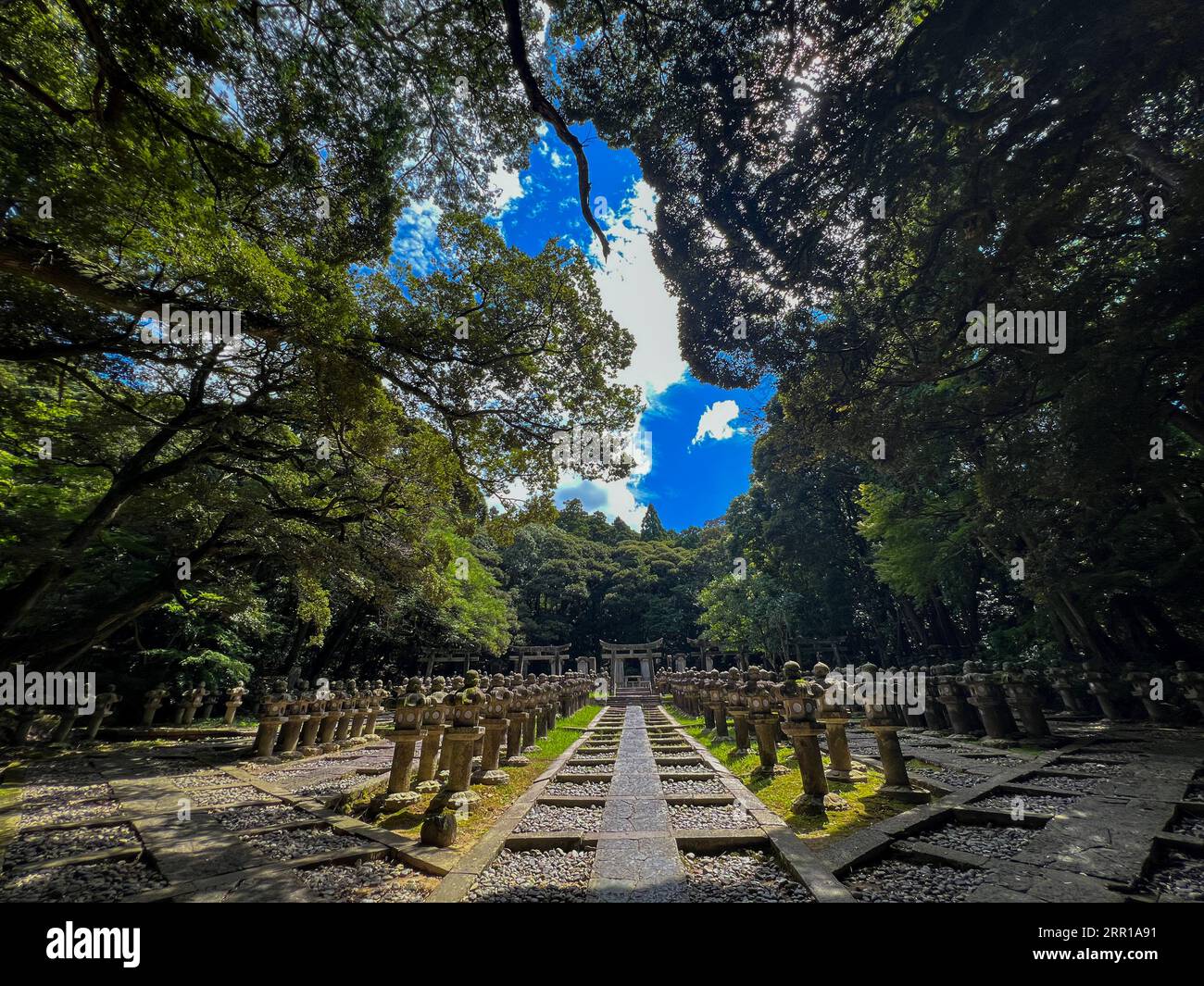 Stone lanterns at the buddhist temple of Tokoji, Hagi, Japan Stock ...