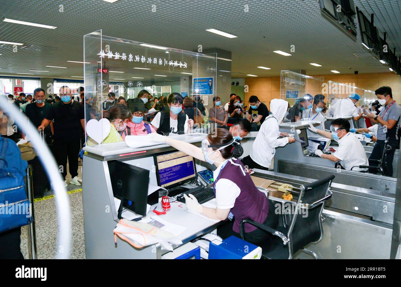 Fast track entry hi-res stock photography and images - Alamy