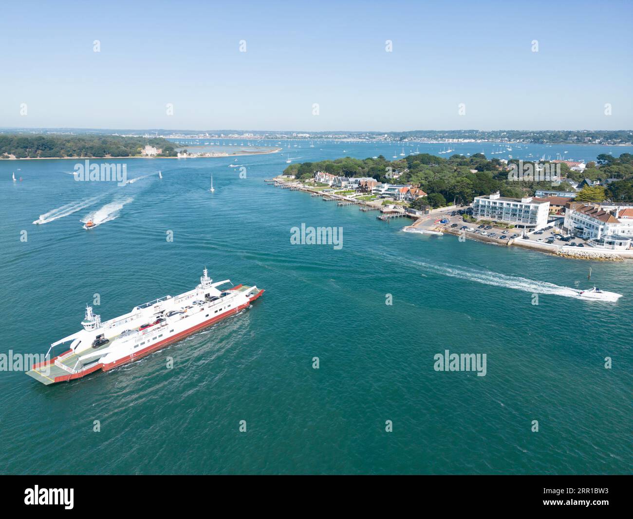 Sandbanks chain ferry links Sandbanks, Poole to Studland Stock Photo ...