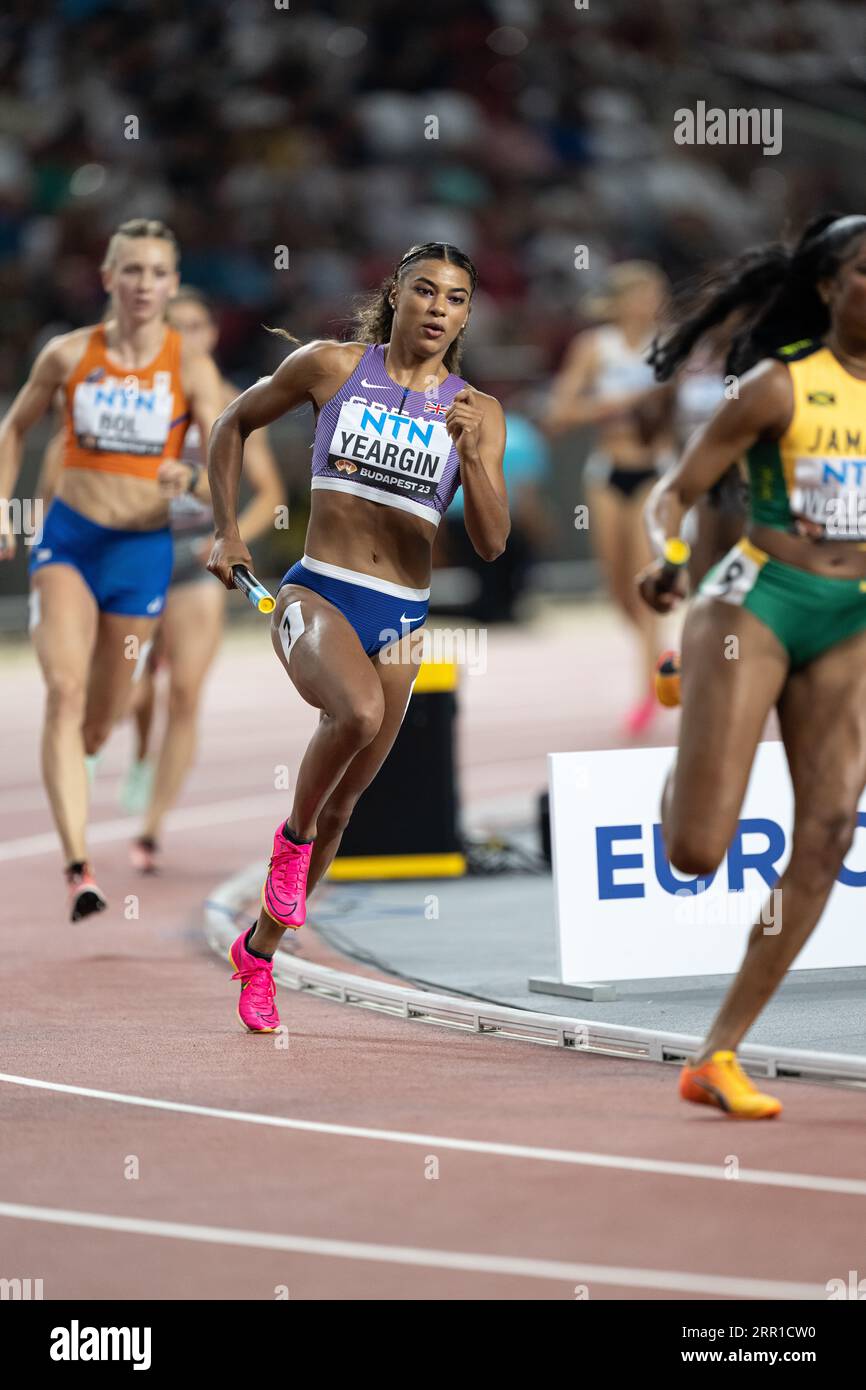 Nicole Yeargin participating in the 400 meters relay at the World ...