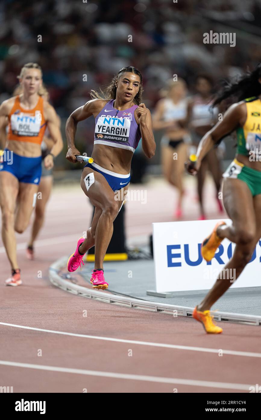 Nicole Yeargin participating in the 400 meters relay at the World ...