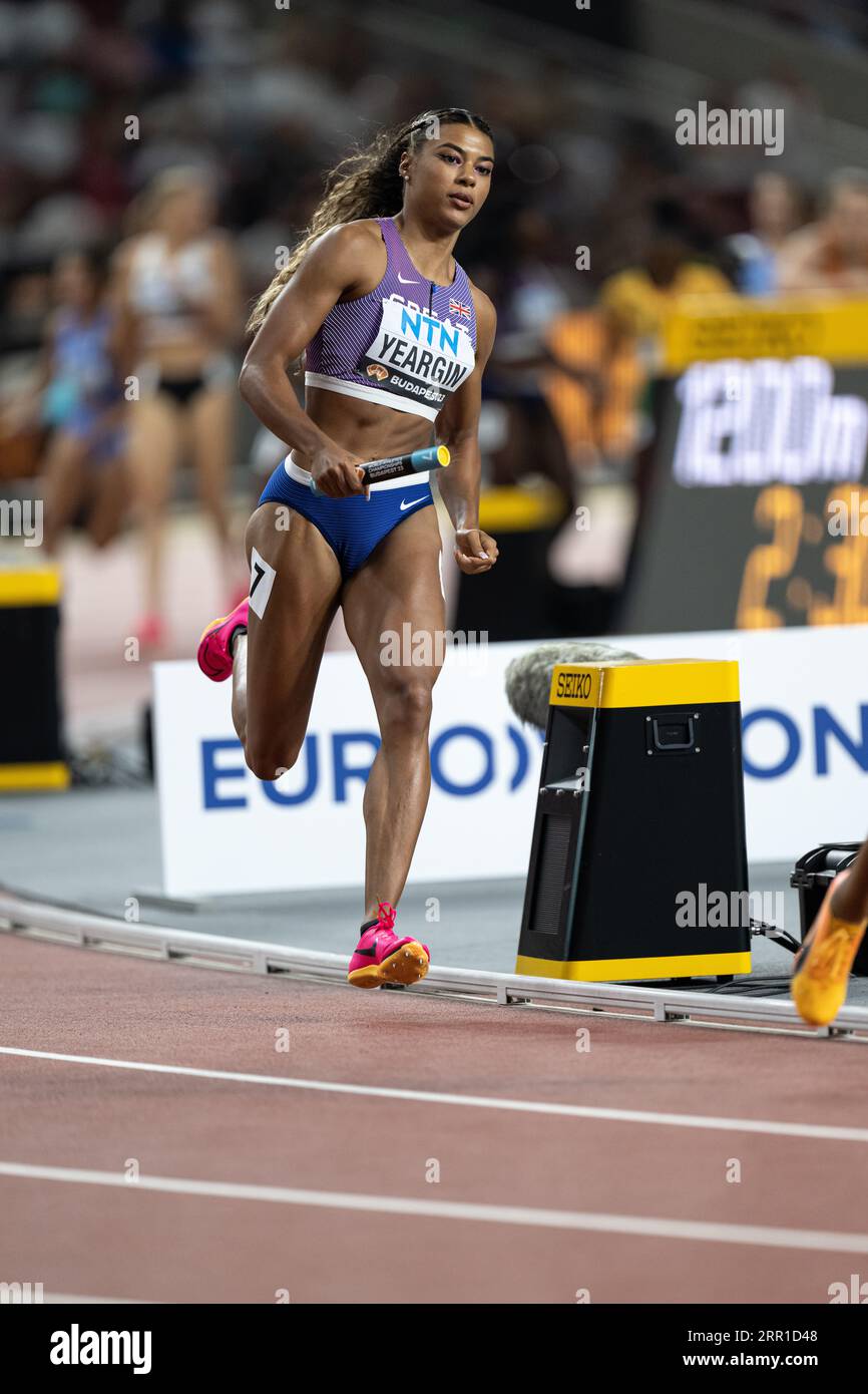 Nicole Yeargin participating in the 400 meters relay at the World ...