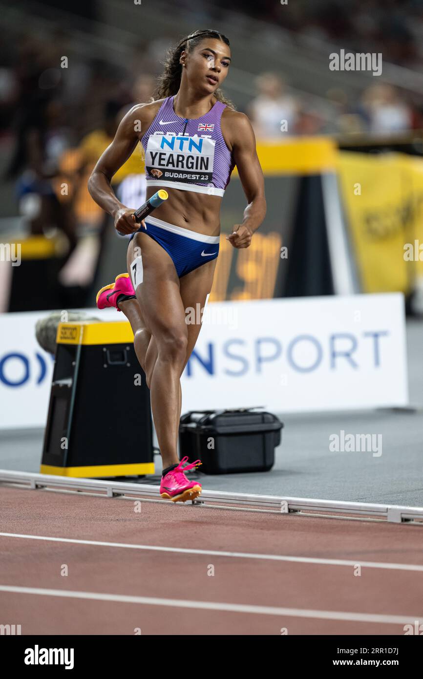 Nicole Yeargin participating in the 400 meters relay at the World ...
