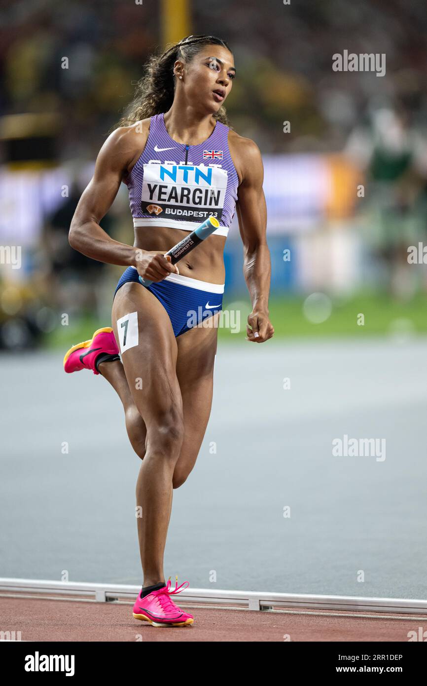Nicole Yeargin participating in the 400 meters relay at the World ...