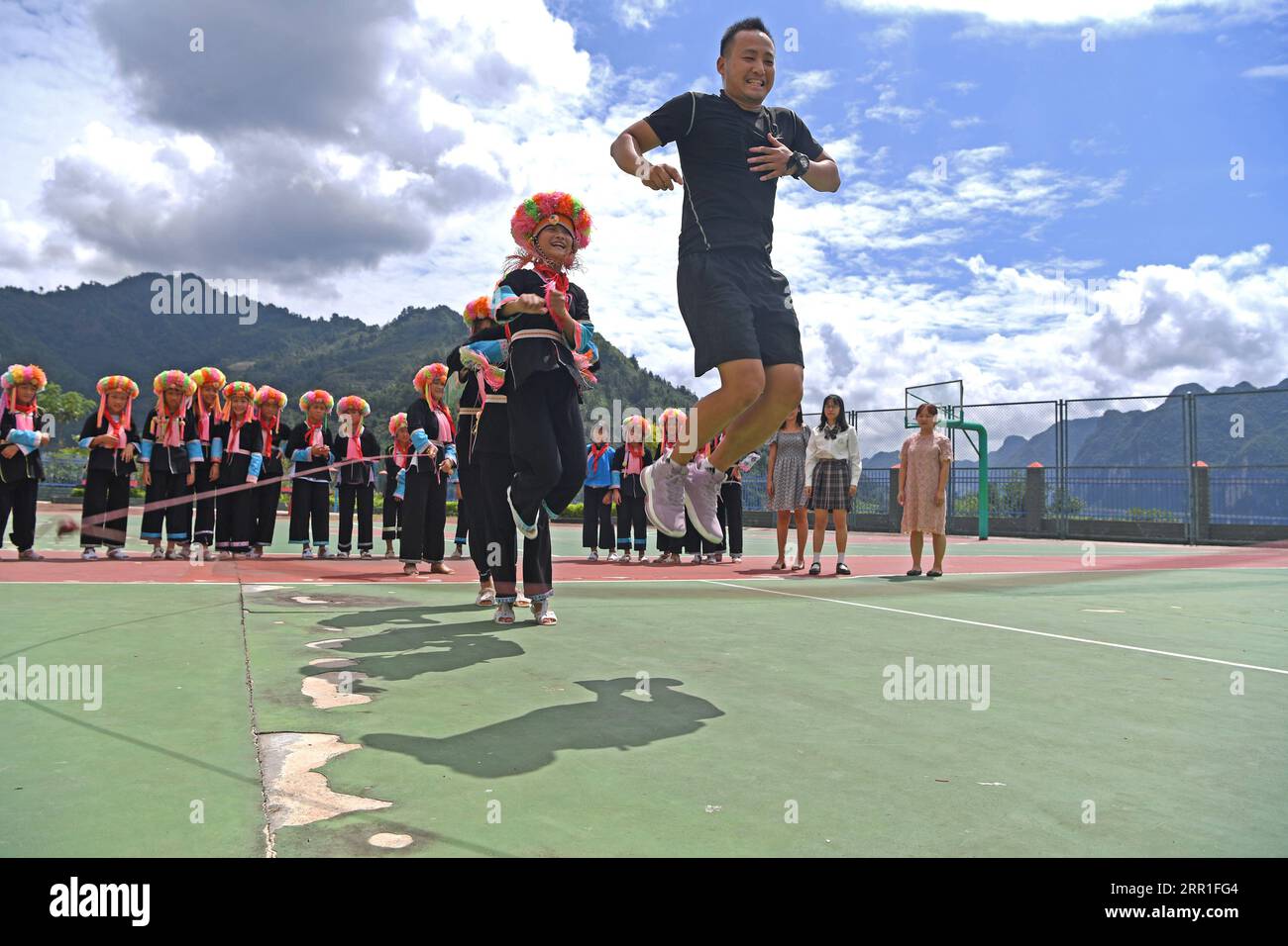 Children jump rope school hi-res stock photography and images - Alamy