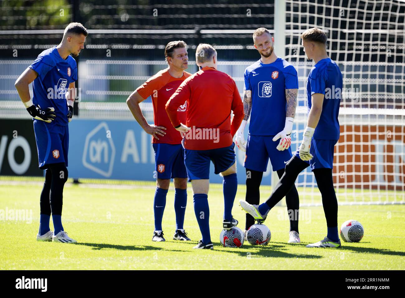Netherlands national team sports supplies hi-res stock photography and ...