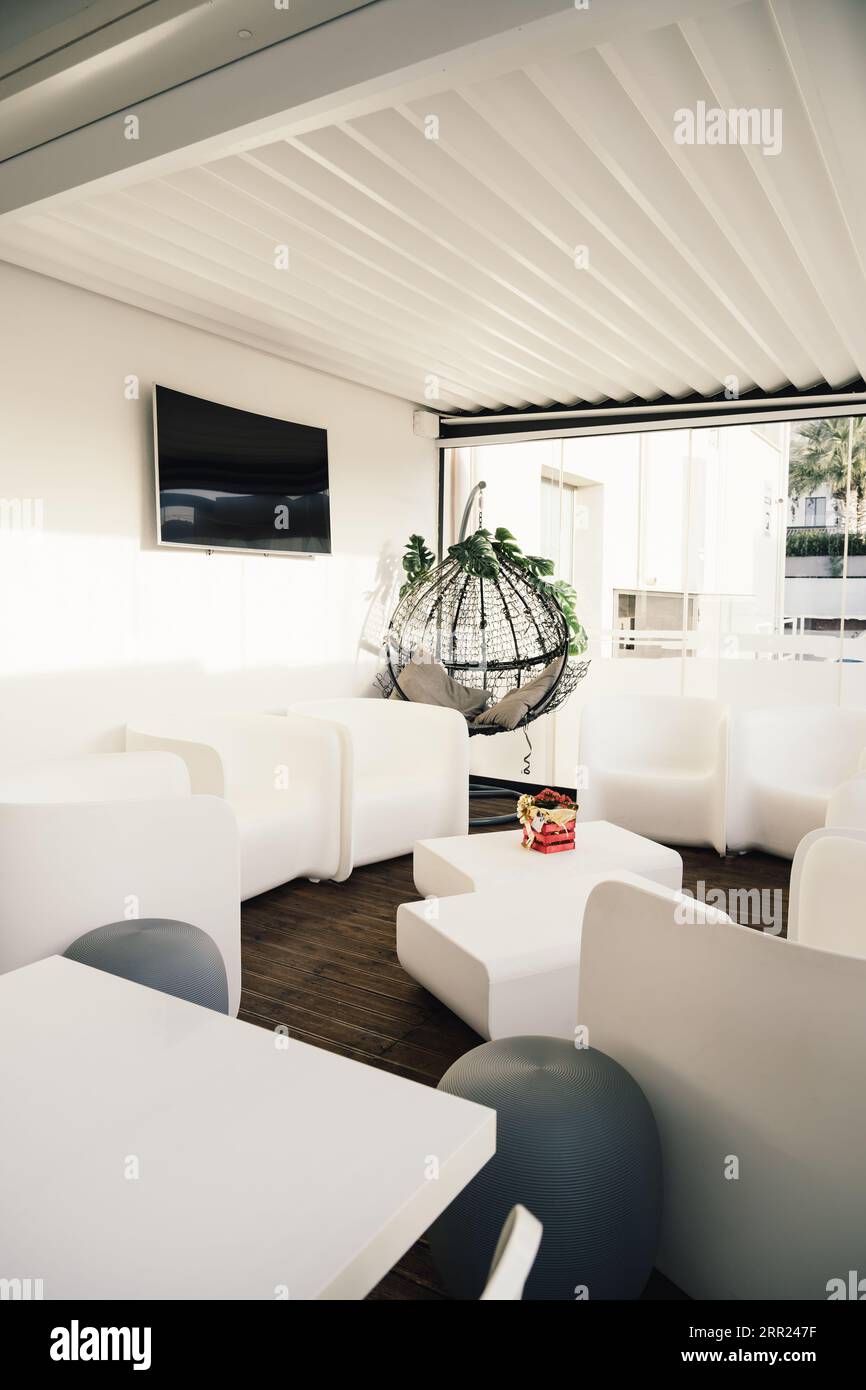 Empty cafe or bar interior, daytime. Coffee shop nobody indoor Stock ...