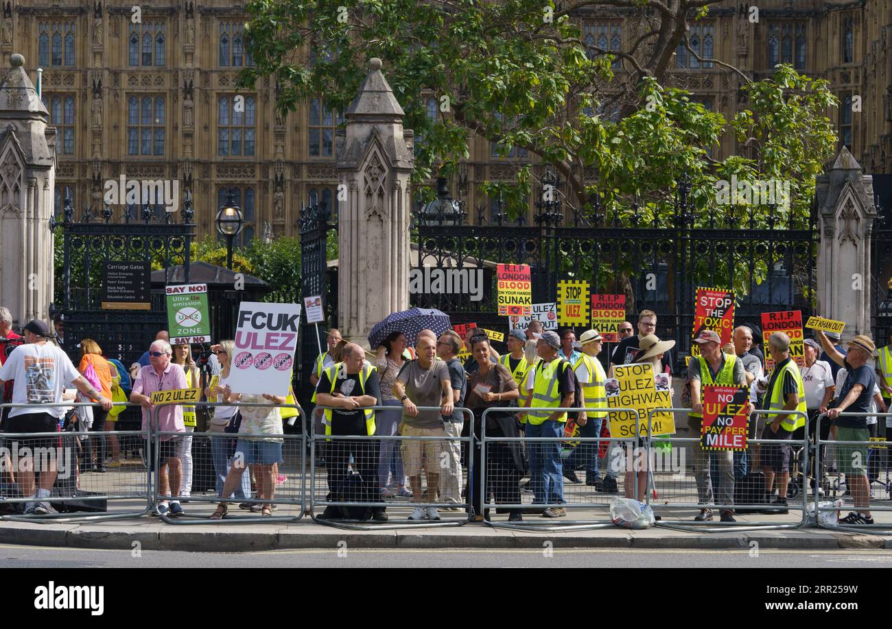 Westminster, London. 6th September 2023. A small group protests outside ...