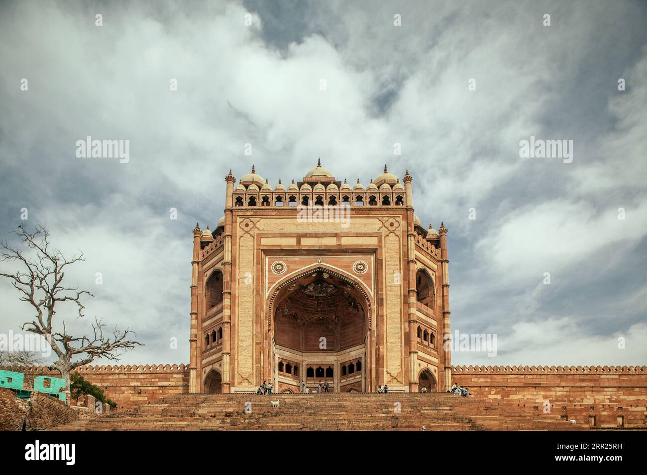 Buland darwaza in fatehpur sikri hi-res stock photography and images ...