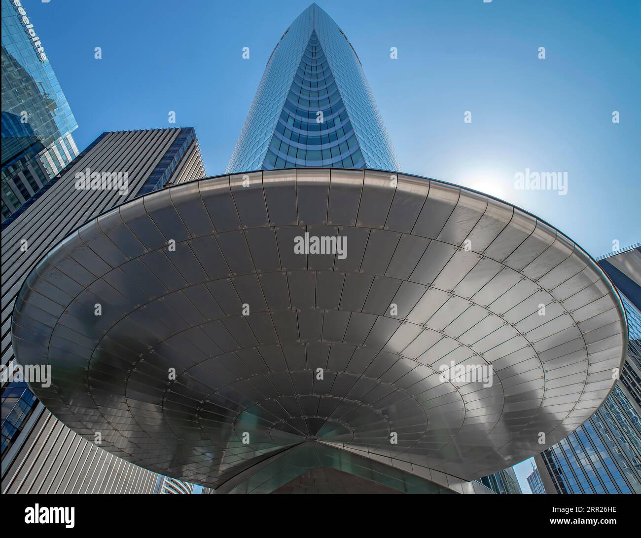 Covered entrance to a high-rise office in the high-rise district La ...
