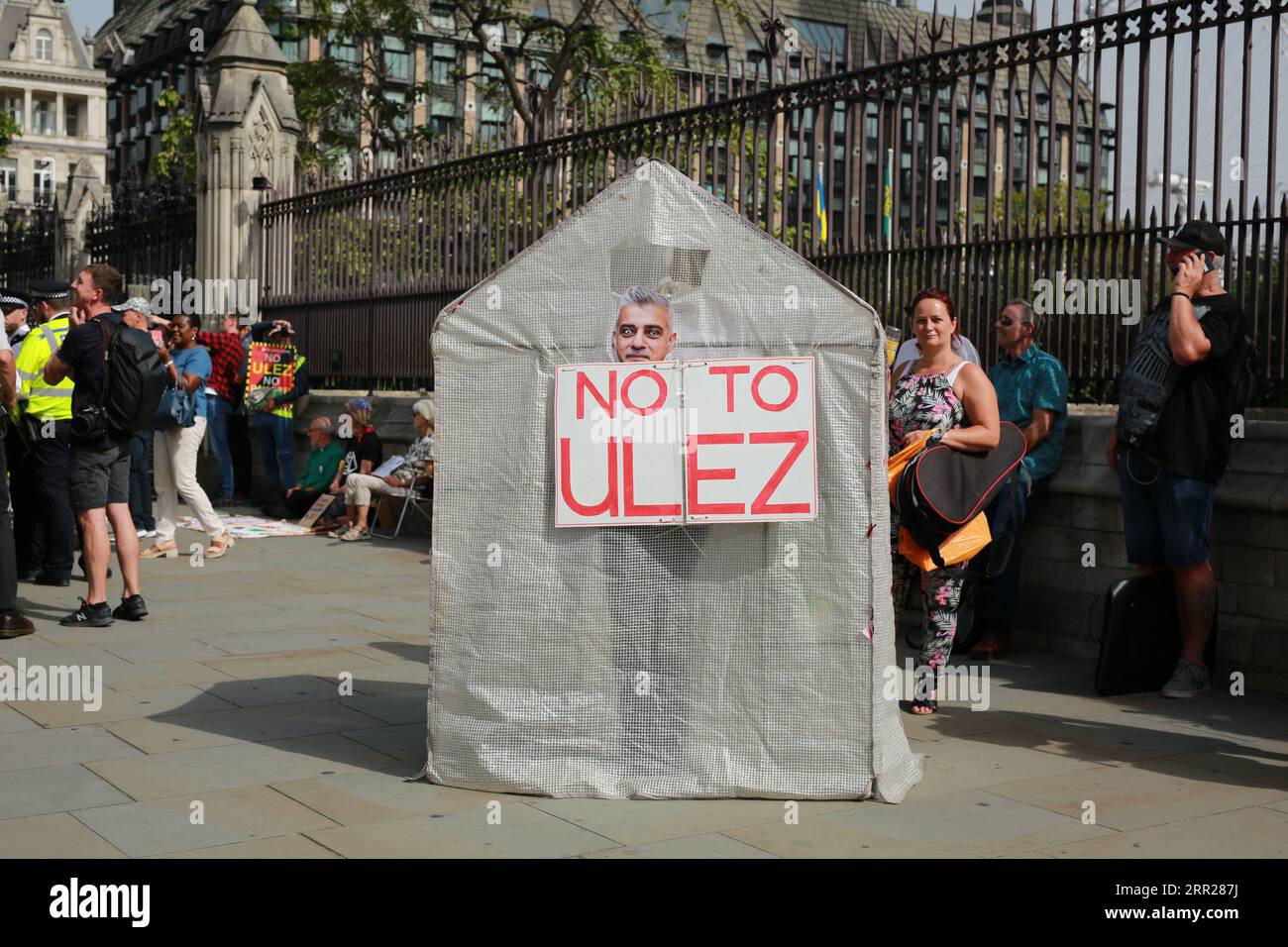 London, UK. 06 September 2023. 'Time To Act Sunak' protest against ULEZ ...