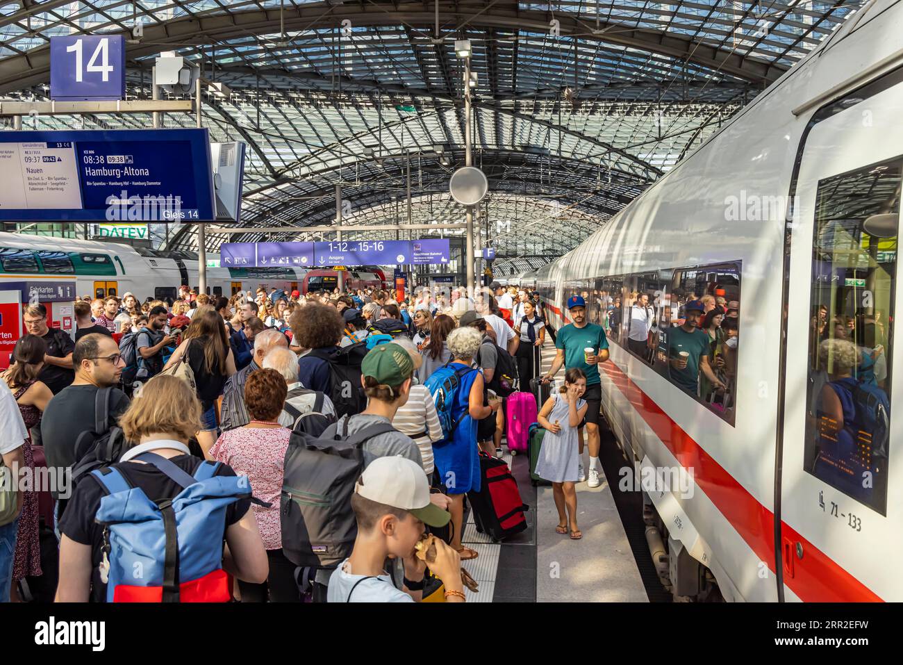 Platform with passengers and S-Bahn, Berlin Central Station, Germany ...