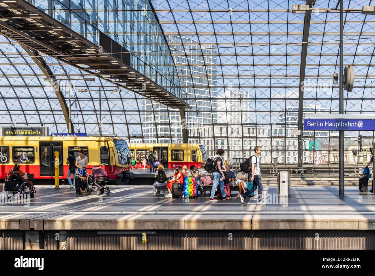Platform with passengers and S-Bahn, Berlin Central Station, Germany ...