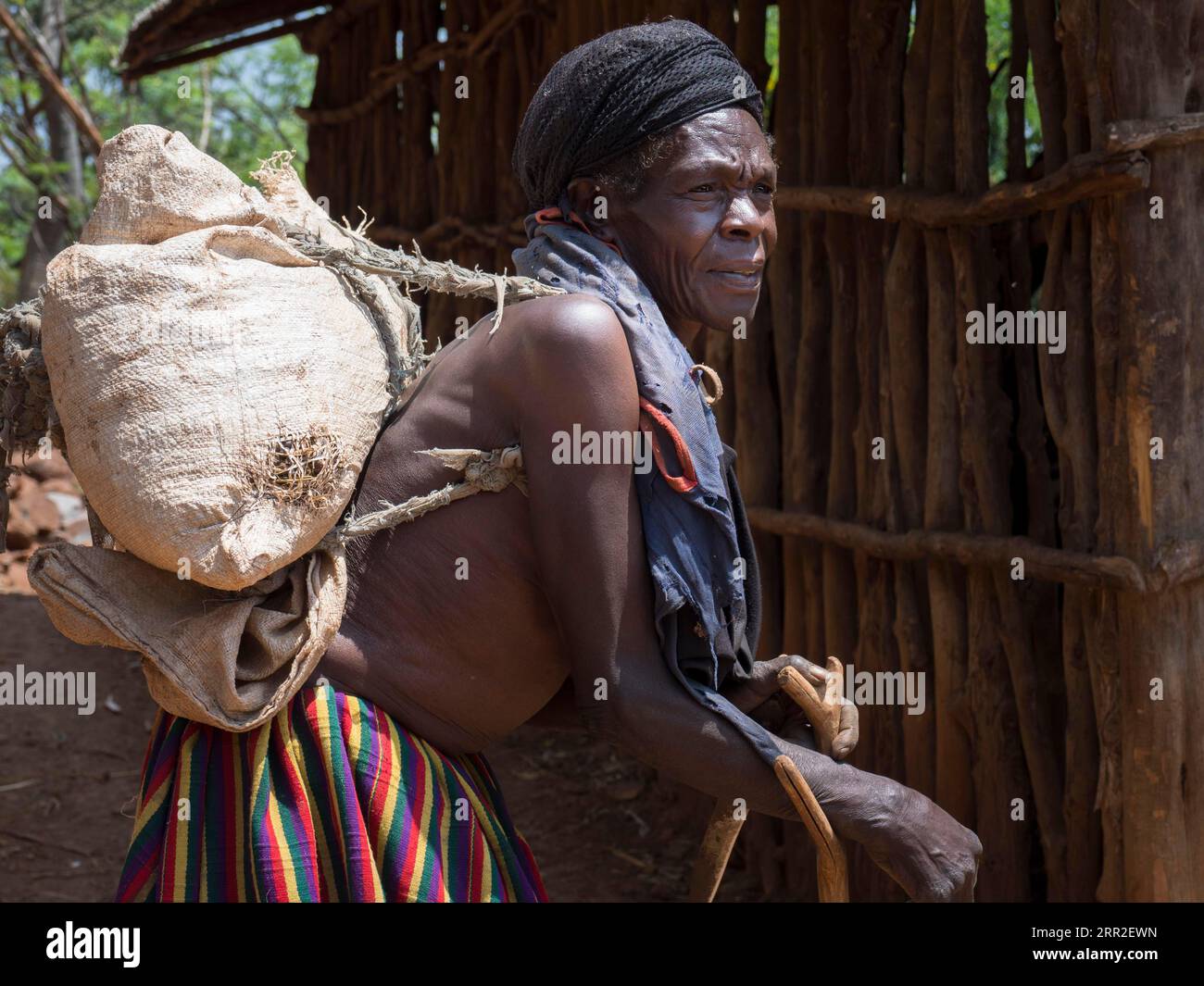 Old woman with sack on her back, from the Konso tribe, Ethiopia Stock ...