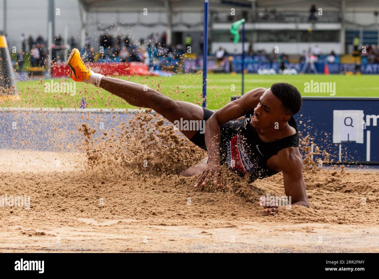 Men long jump final hi-res stock photography and images - Alamy