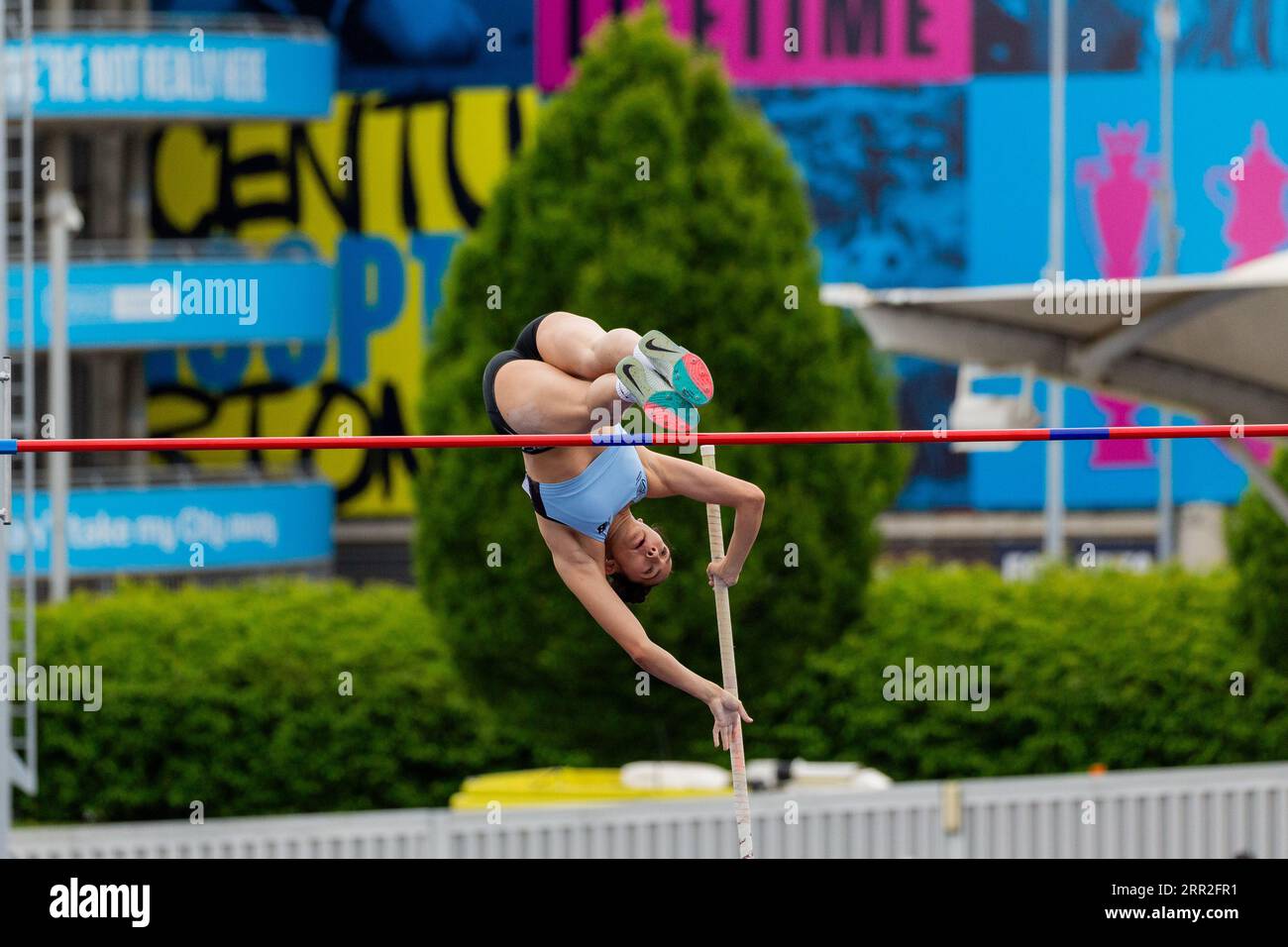 Women pole vault final hi-res stock photography and images - Alamy
