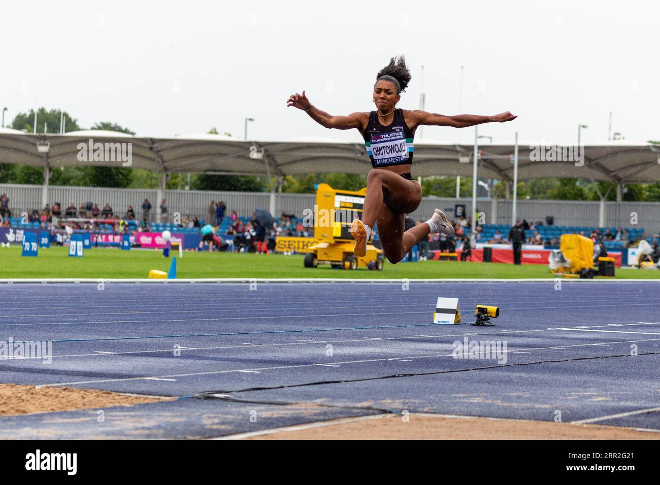 Women triple jump hi-res stock photography and images - Alamy