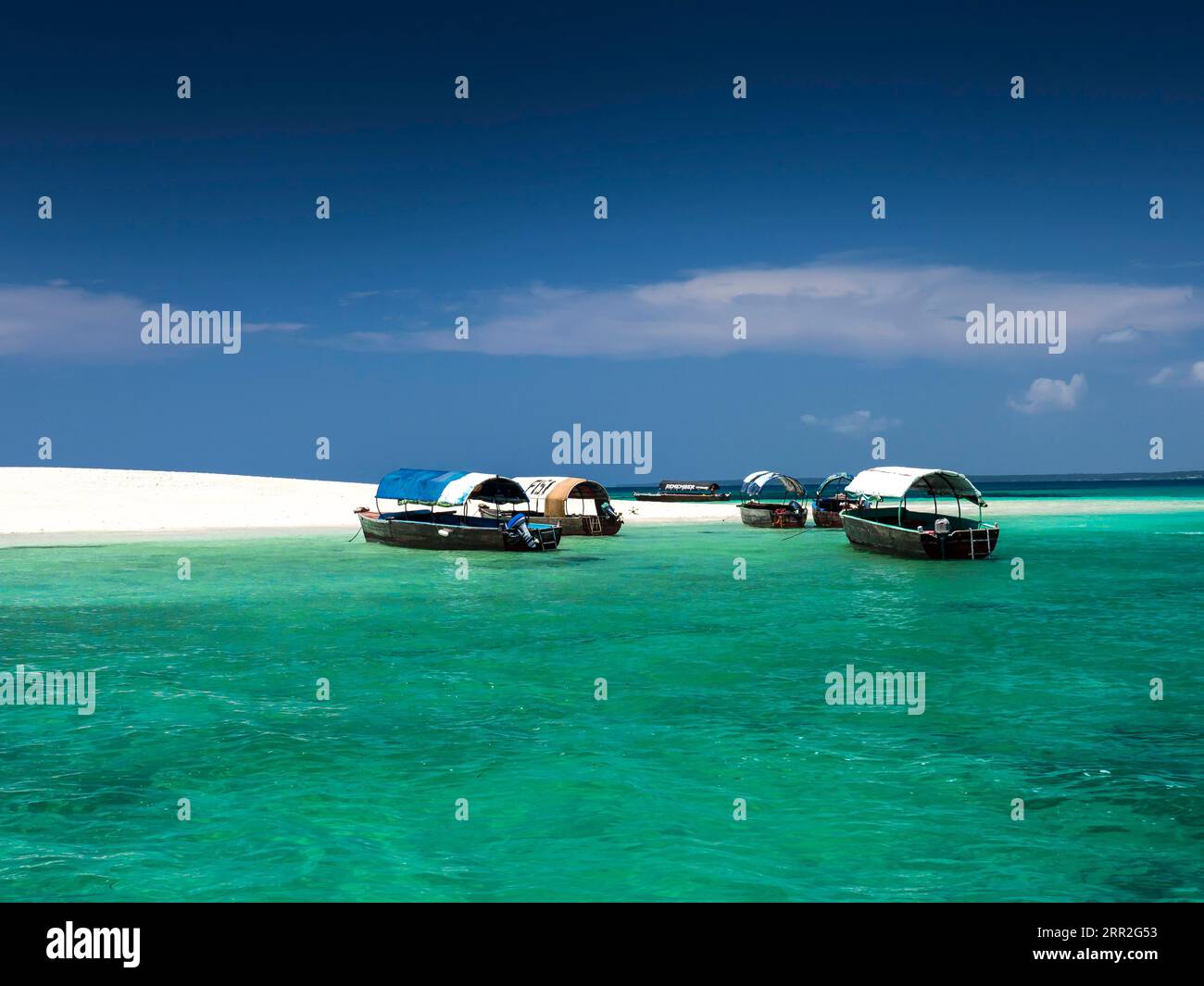 Boats off Prison Island, Sandbank, Zanzibar, Tanzania Stock Photo - Alamy