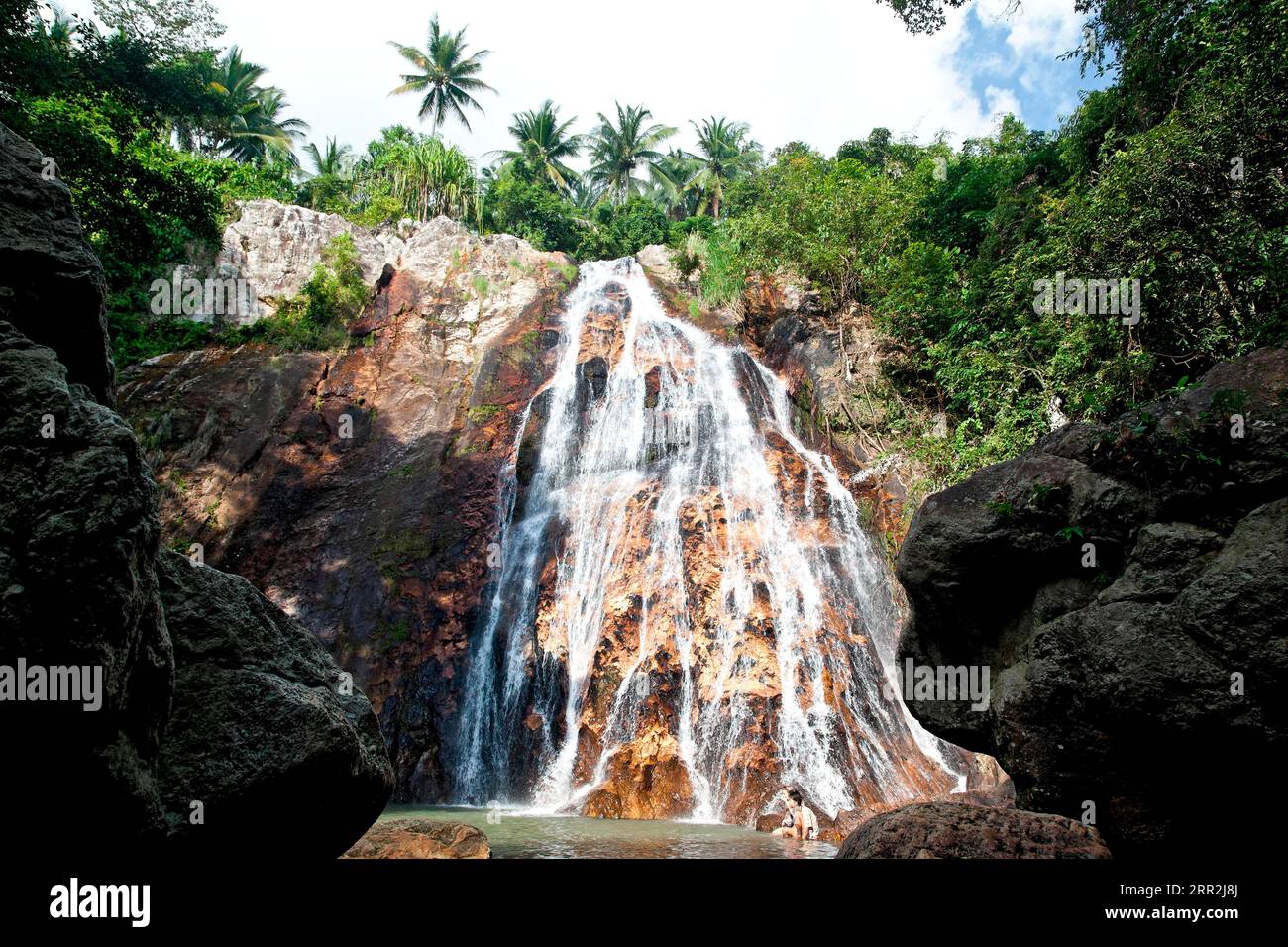 Thailand cascade waterfall river hi-res stock photography and images ...