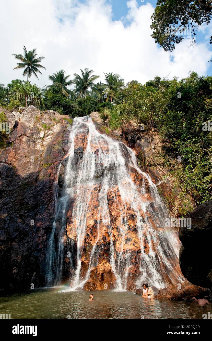 Thailand cascade waterfall river hi-res stock photography and images ...