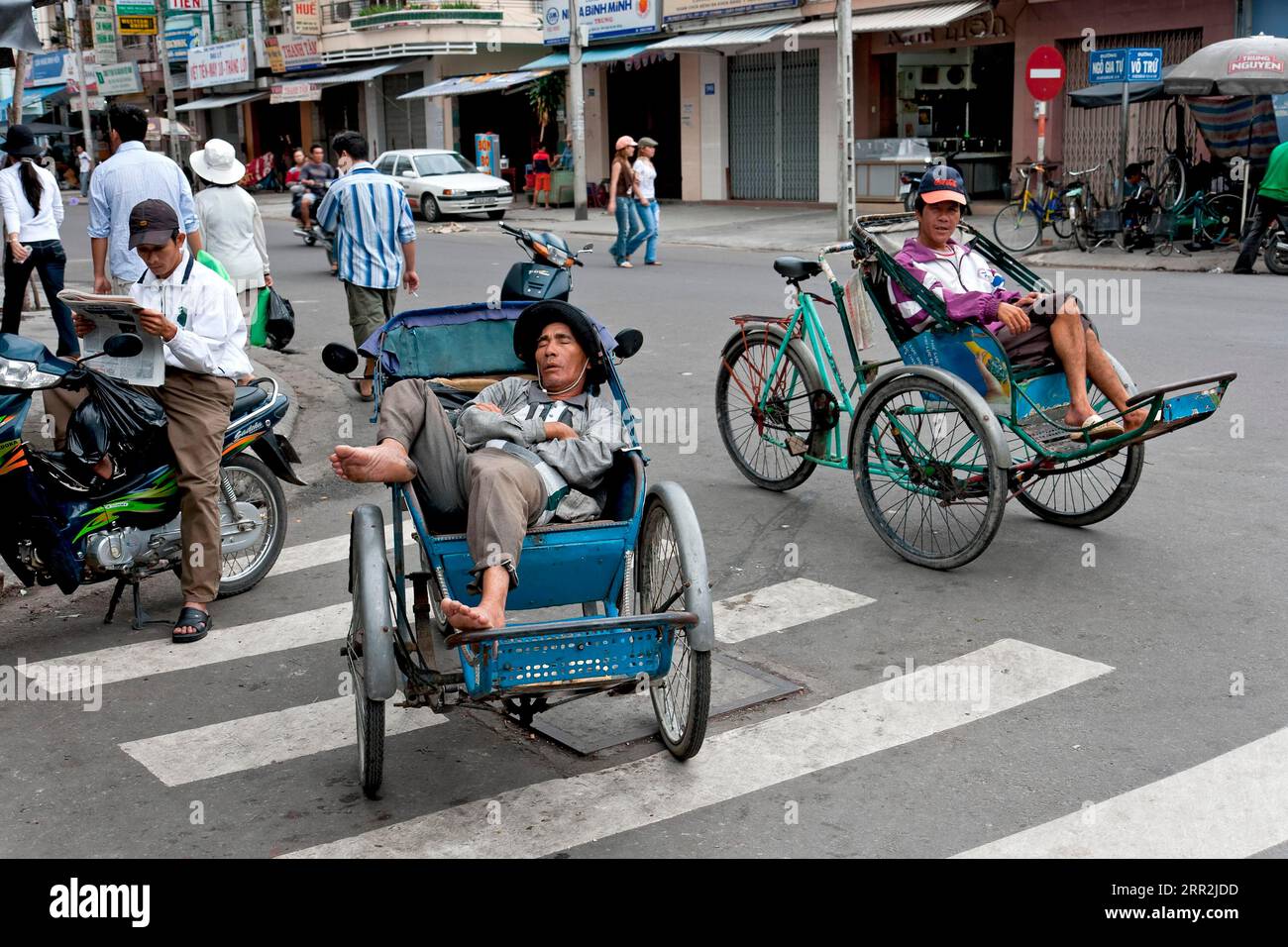 Rickshaw drivers, Rickshaws, Cyclo, Saigon, Ho Chi Minh City, Vietnam ...
