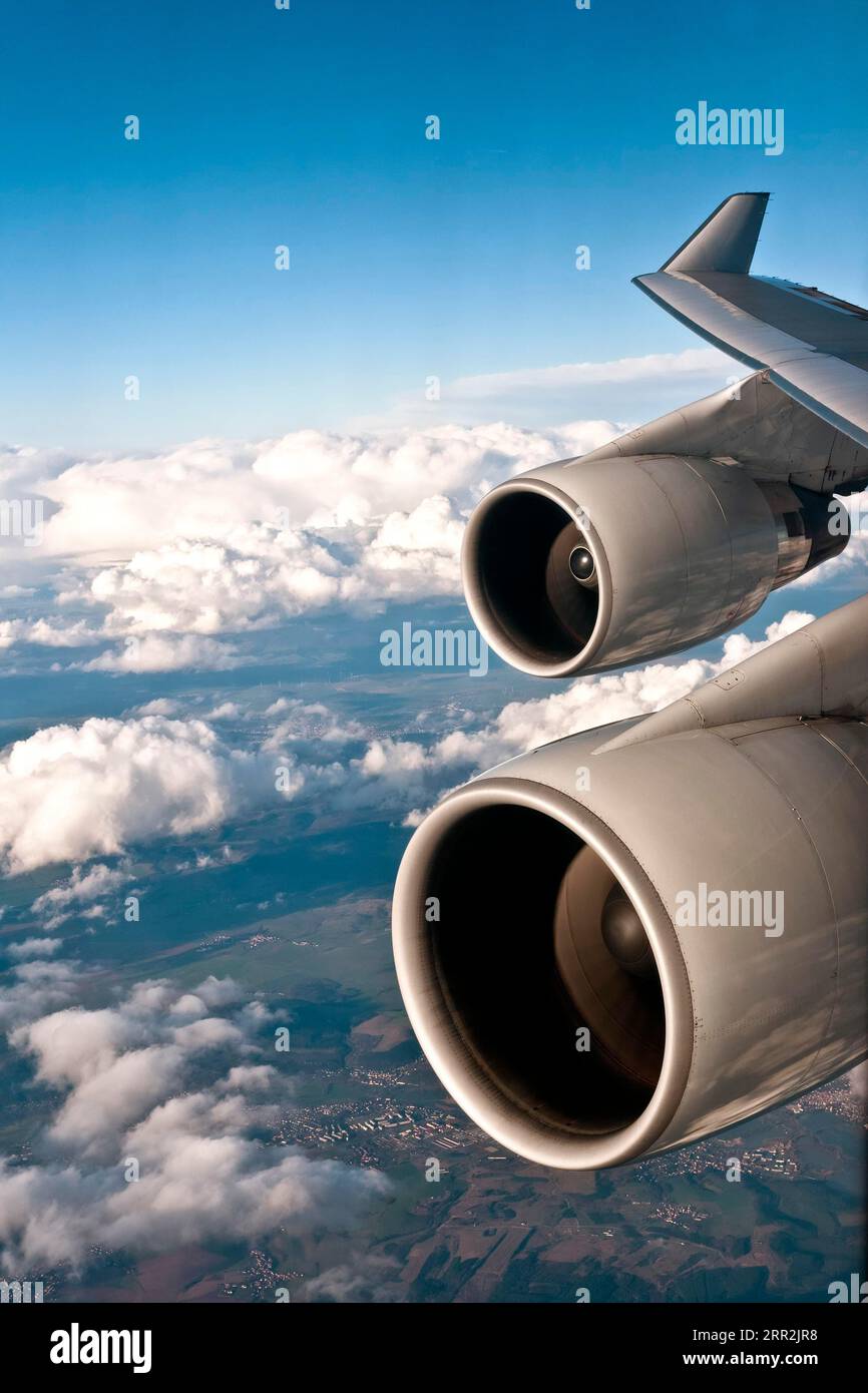 Flight picture, jet engines Stock Photo - Alamy