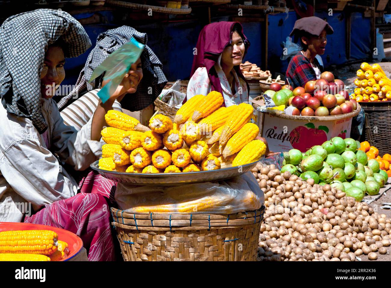Market bago myanmar burma hi-res stock photography and images - Alamy