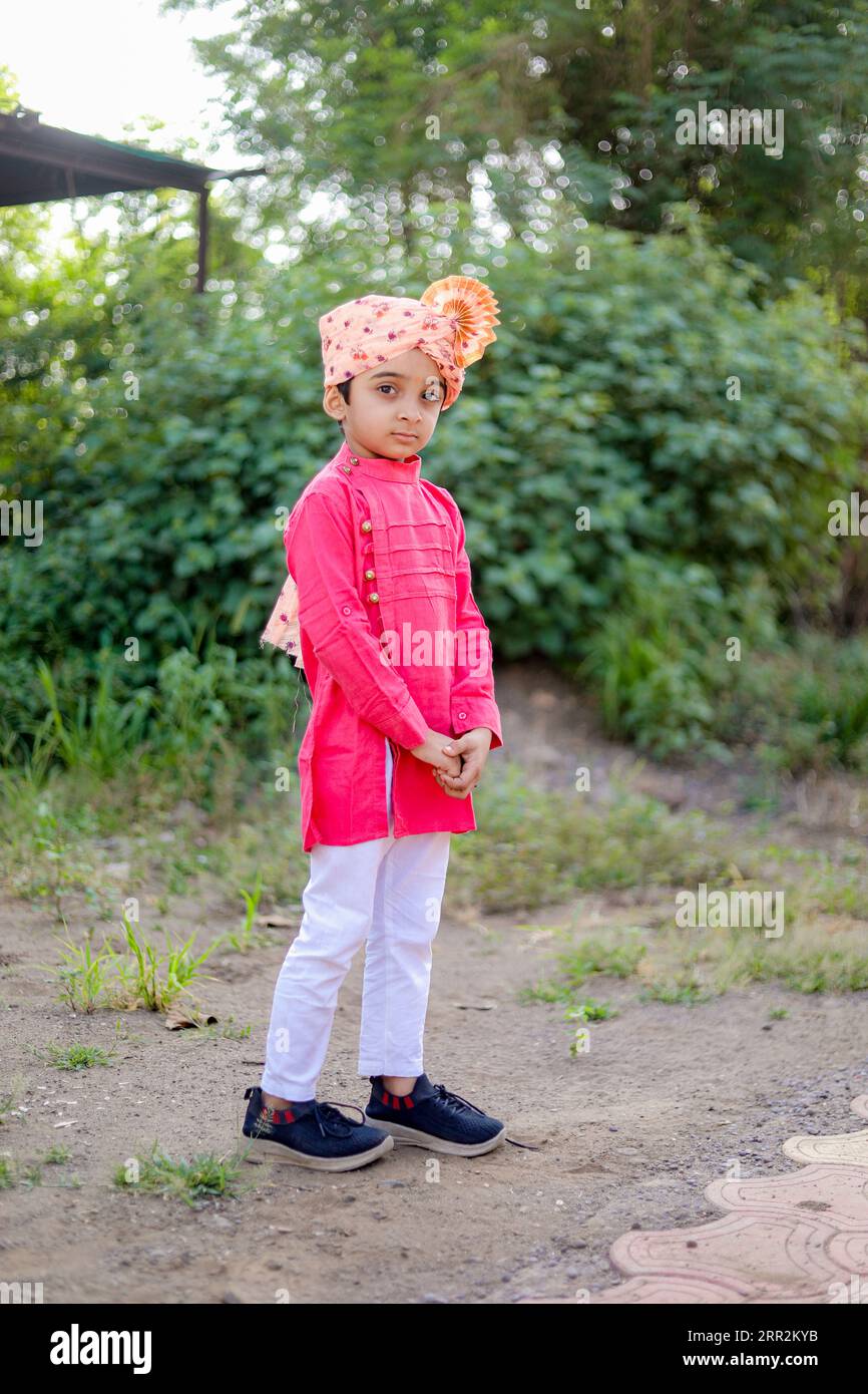 happy indian farmer son Wear sehra, maharashtrian kids, happy rular ...