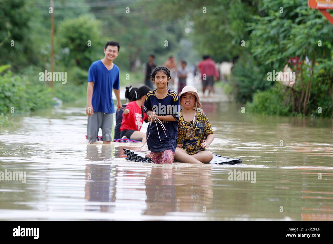Penh flash hi-res stock photography and images - Alamy