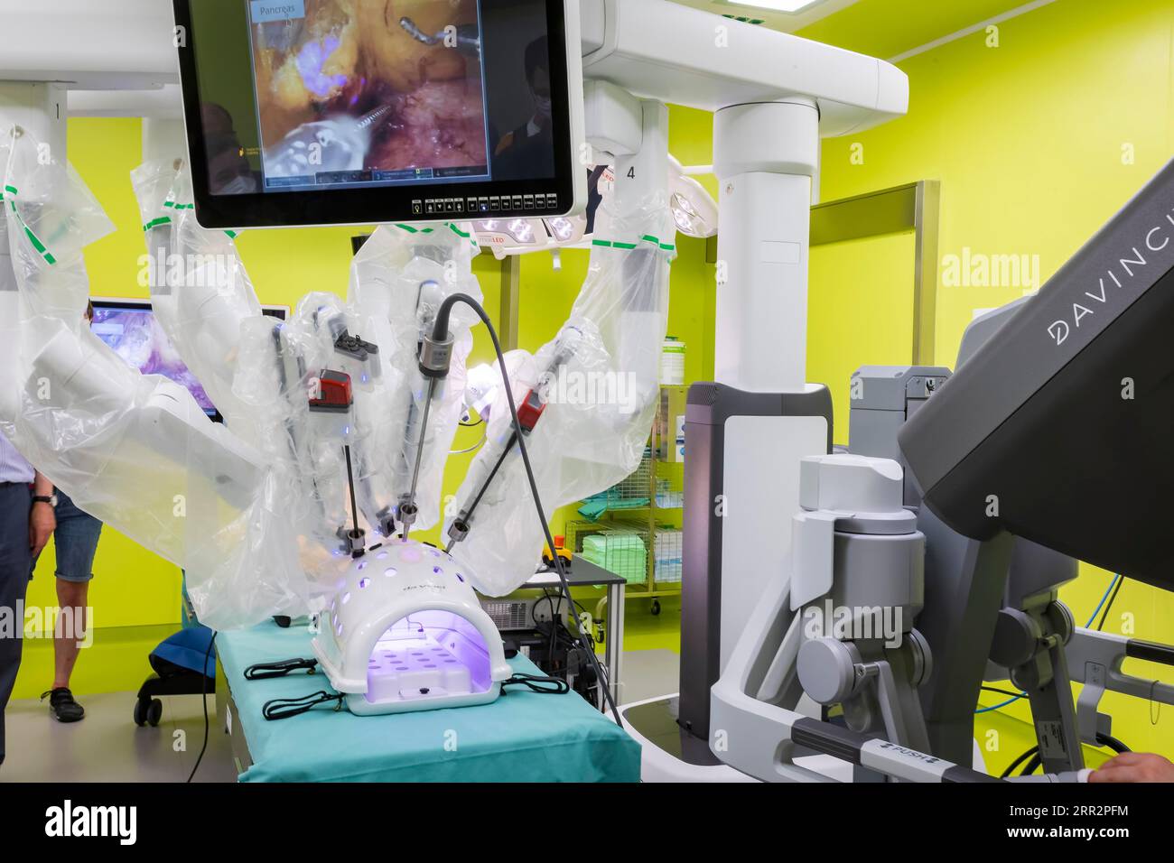 Medical robotics hi-res stock photography and images - Alamy
