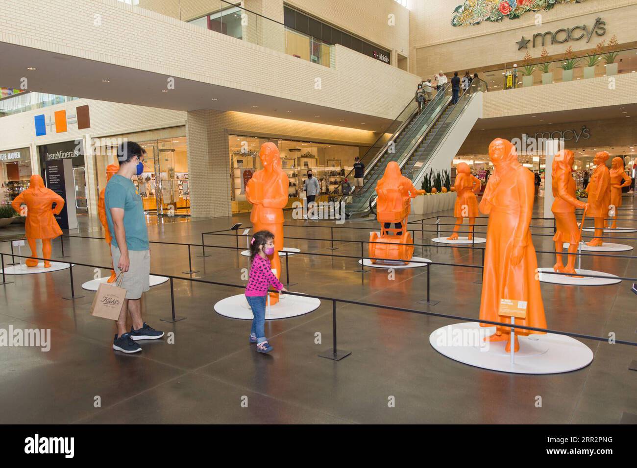 201015 -- DALLAS U.S., Oct. 15, 2020 -- People look at the women s ...