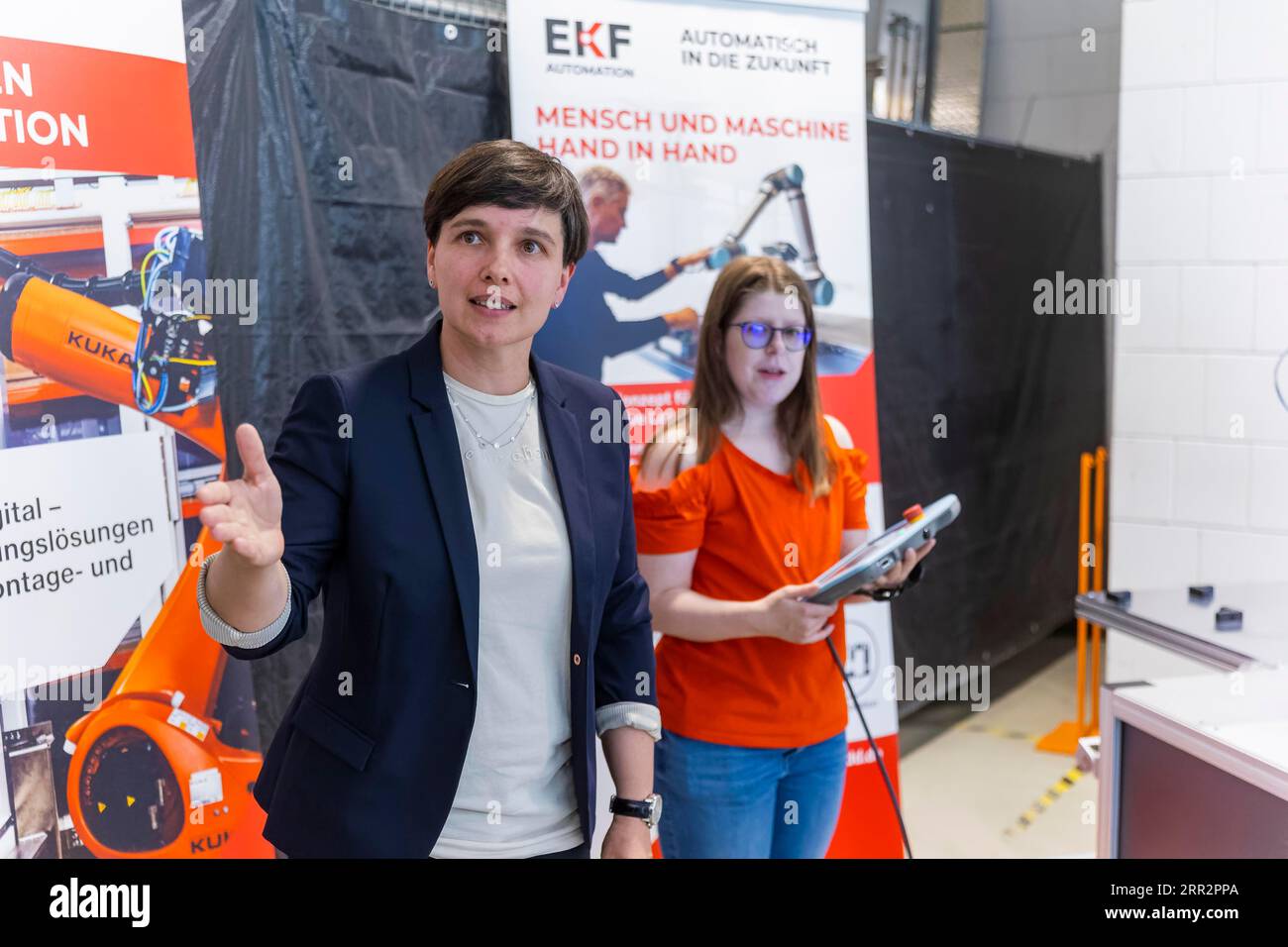 Robotics and automation hi-res stock photography and images - Alamy