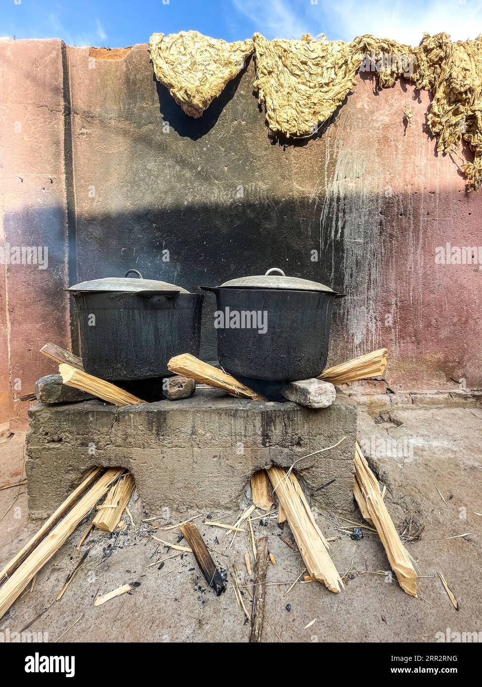 Madagascar, Ambalavao silk factory Stock Photo - Alamy