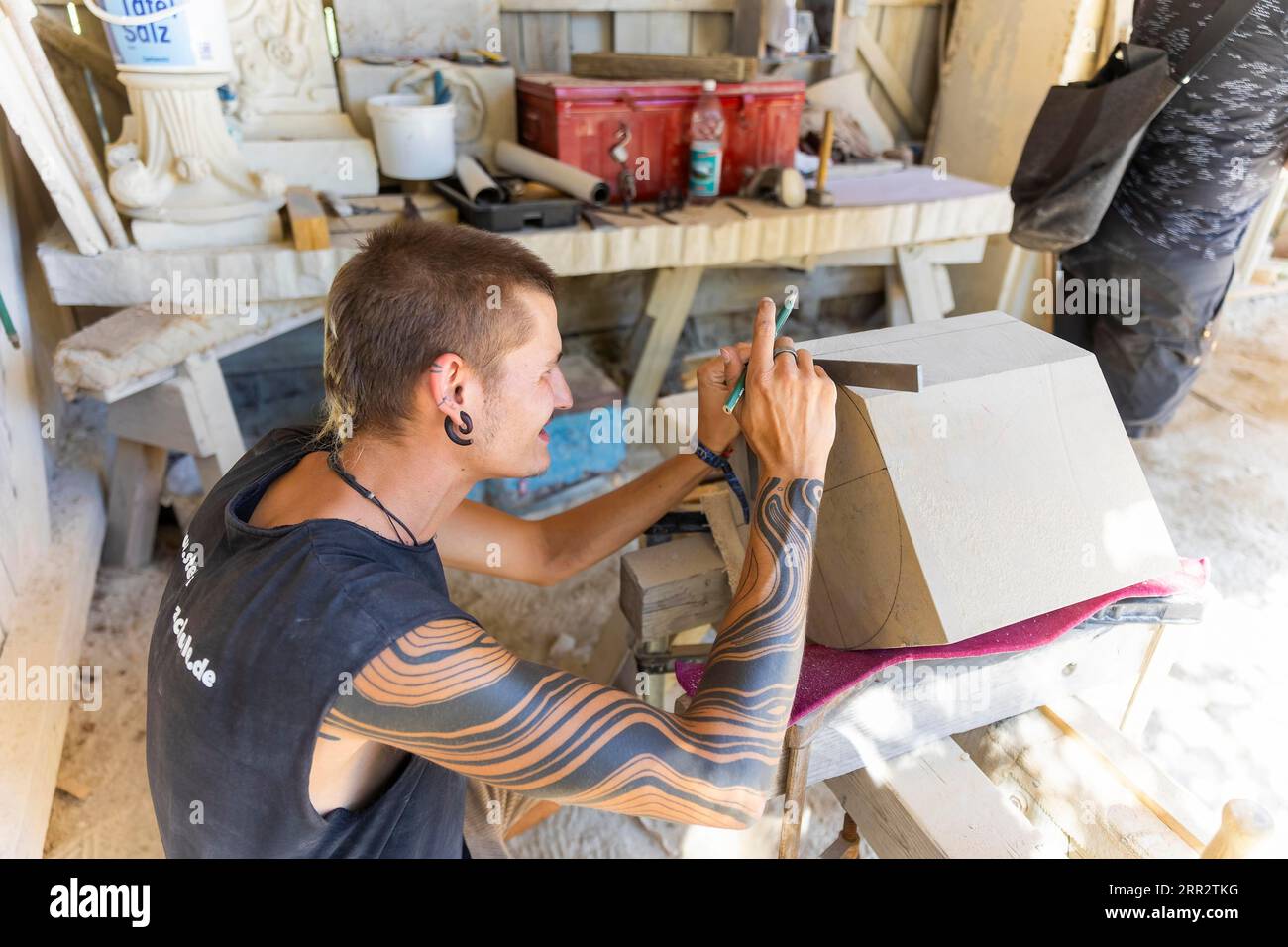 Schubert Steinmetz- und Steinbildhauer GmbH. Founded in 1990 in Dresden, Sven Schubert's company ...