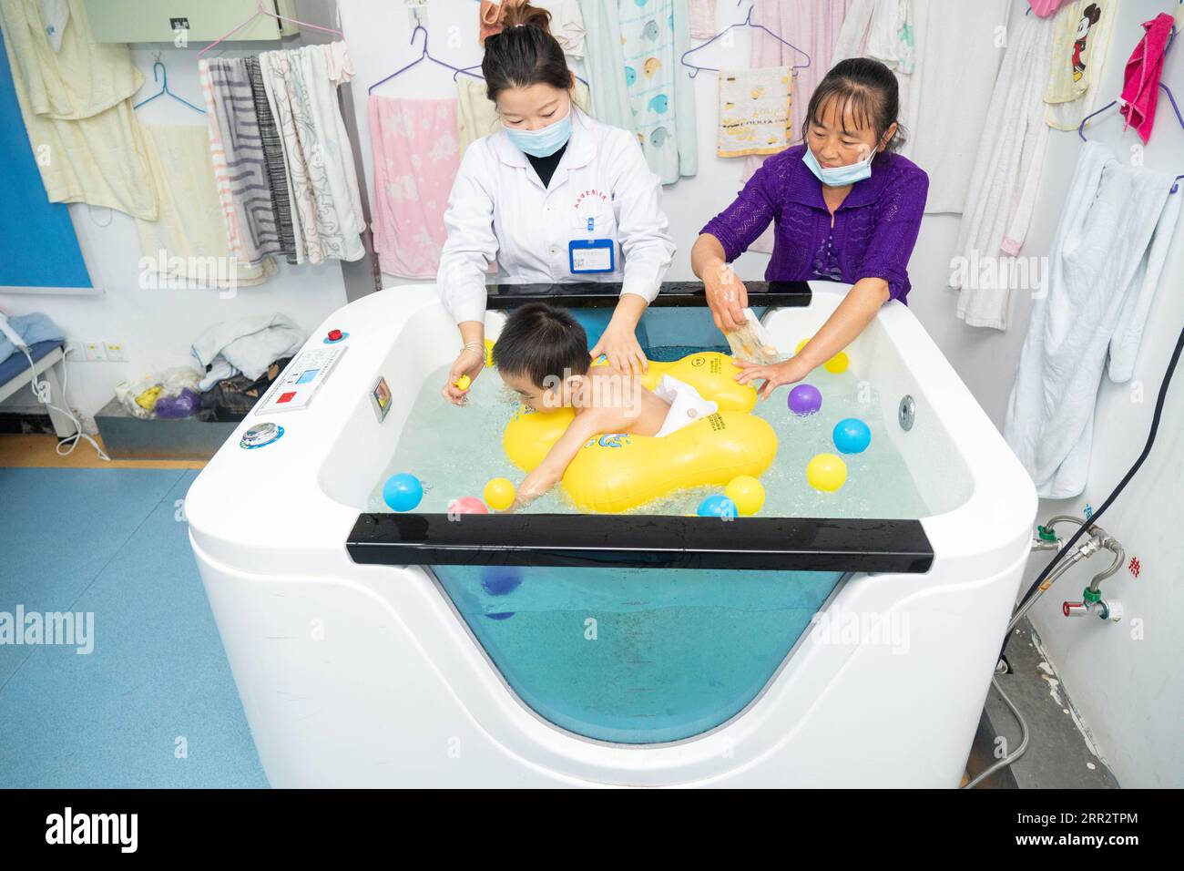 Hydrotherapy patient hi-res stock photography and images - Alamy
