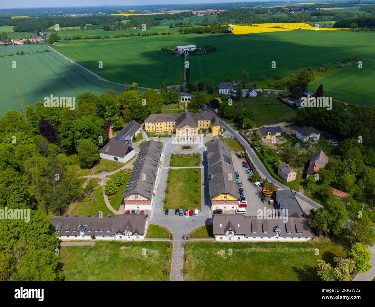 The Schmochtitz St. Benno Educational Estate (Upper Sorbian Smochcanske ...