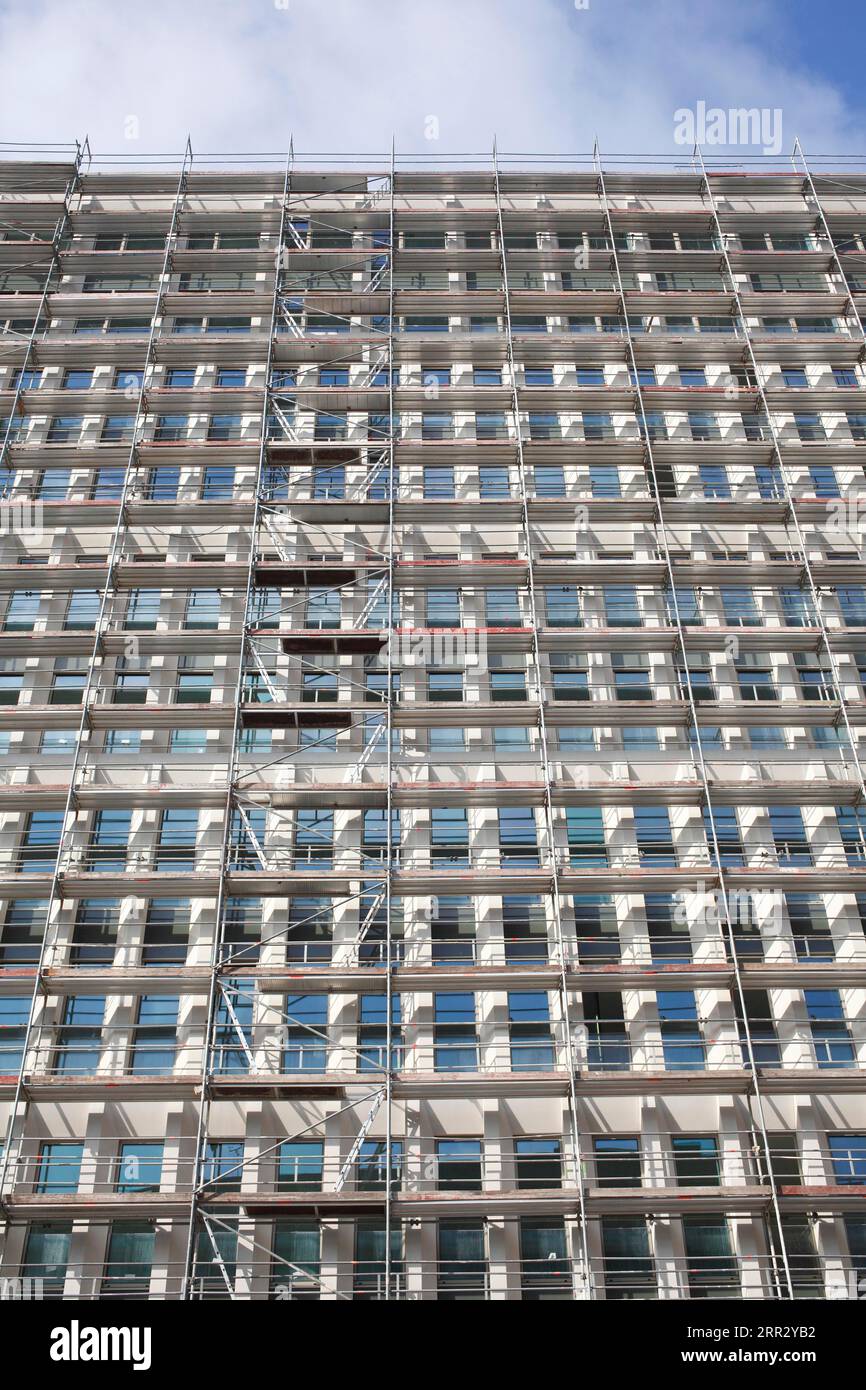 Shell of a commercial building, scaffolding, construction site, Bremen ...