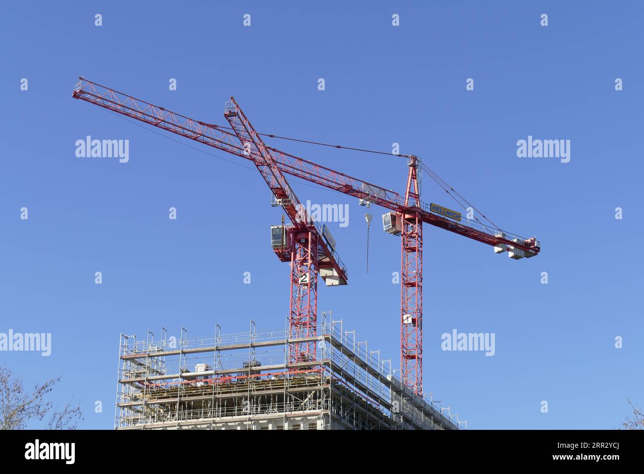 Shell of a commercial building, scaffolding, construction site ...