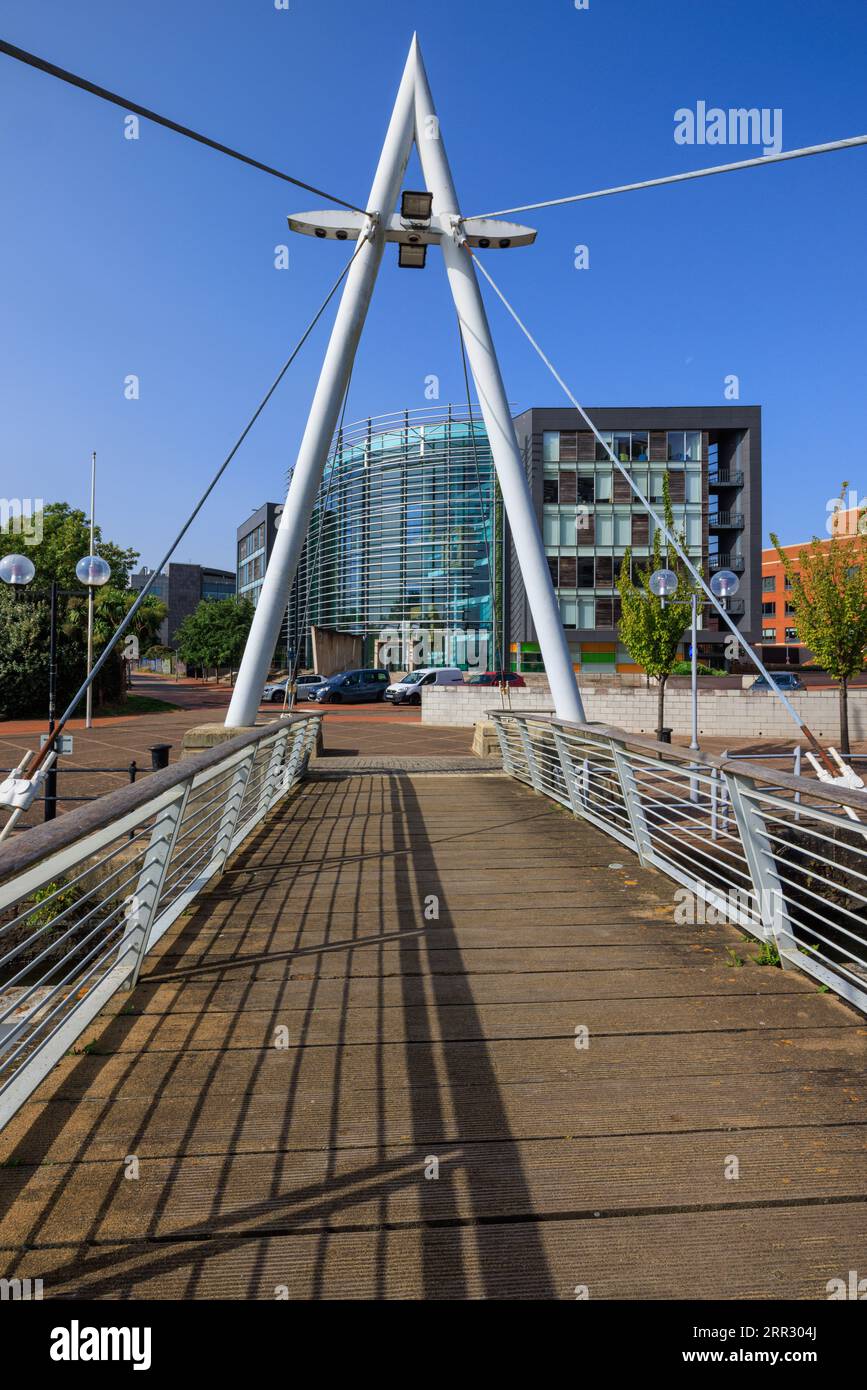 Life Sciences Hub and the Cable Bridge, Assembly Square, Cardiff Bay ...