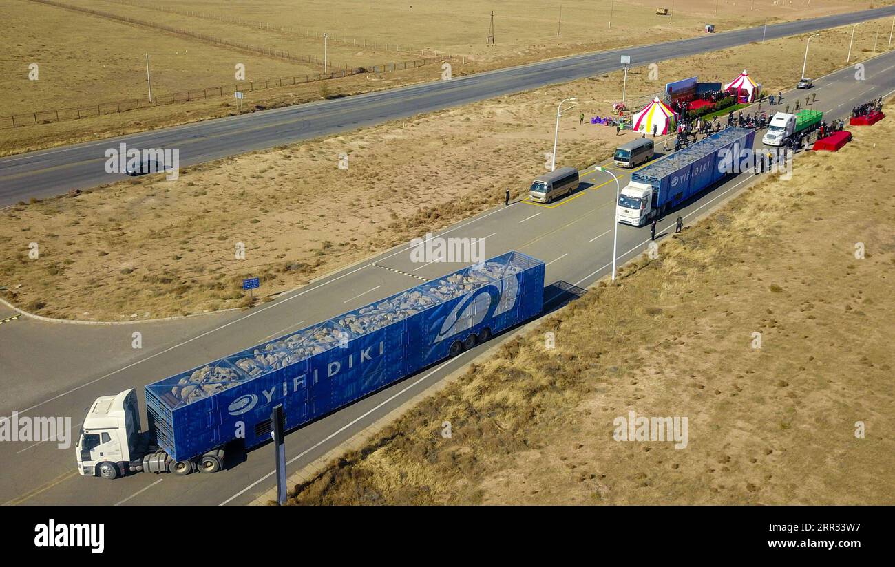 201022 -- ERENHOT, Oct. 22, 2020 -- Aerial photo taken on Oct. 22, 2020 ...