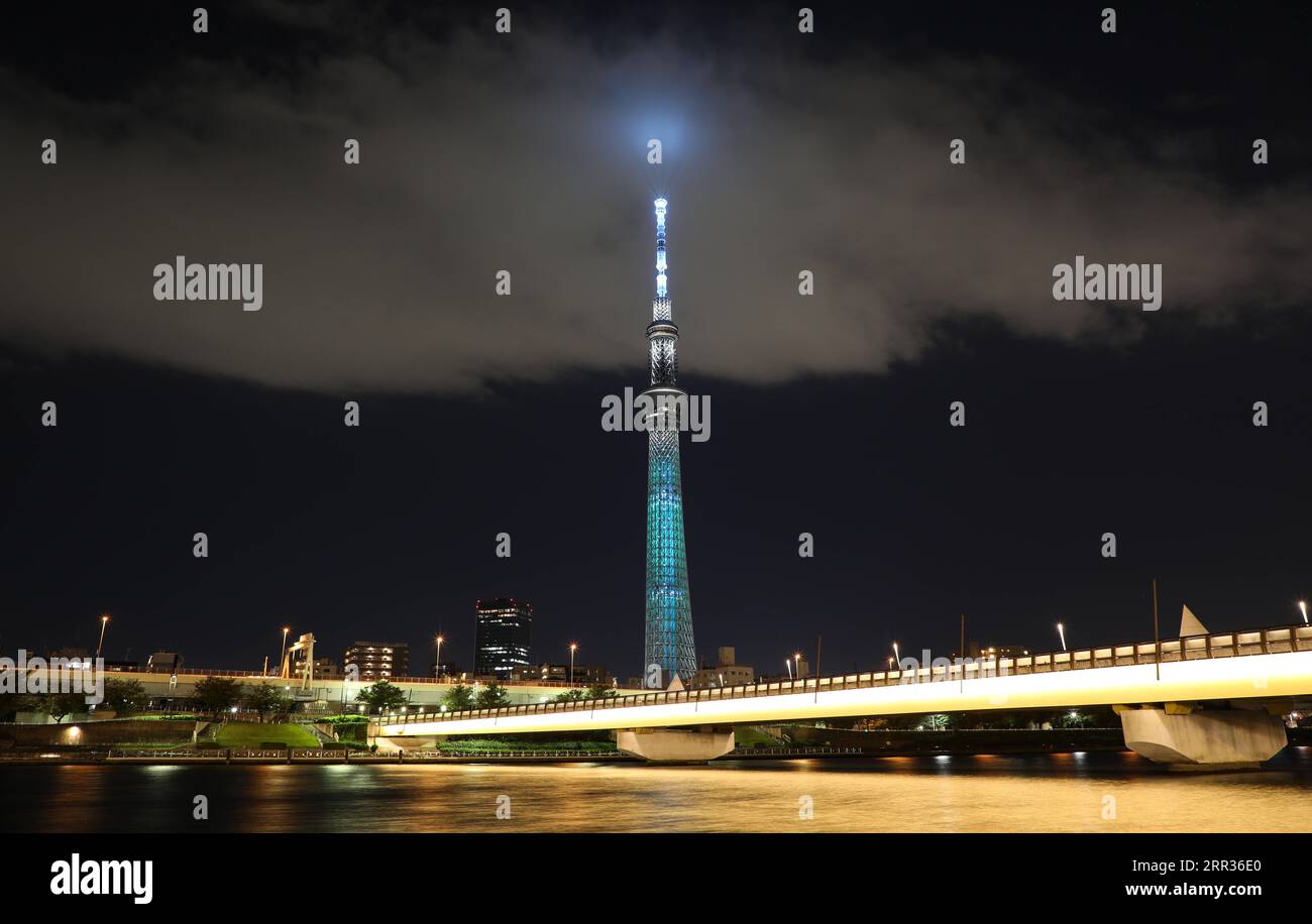 201024 -- TOKYO, Oct. 24, 2020 -- Tokyo Skytree is illuminated with a color symbolizing one of ...